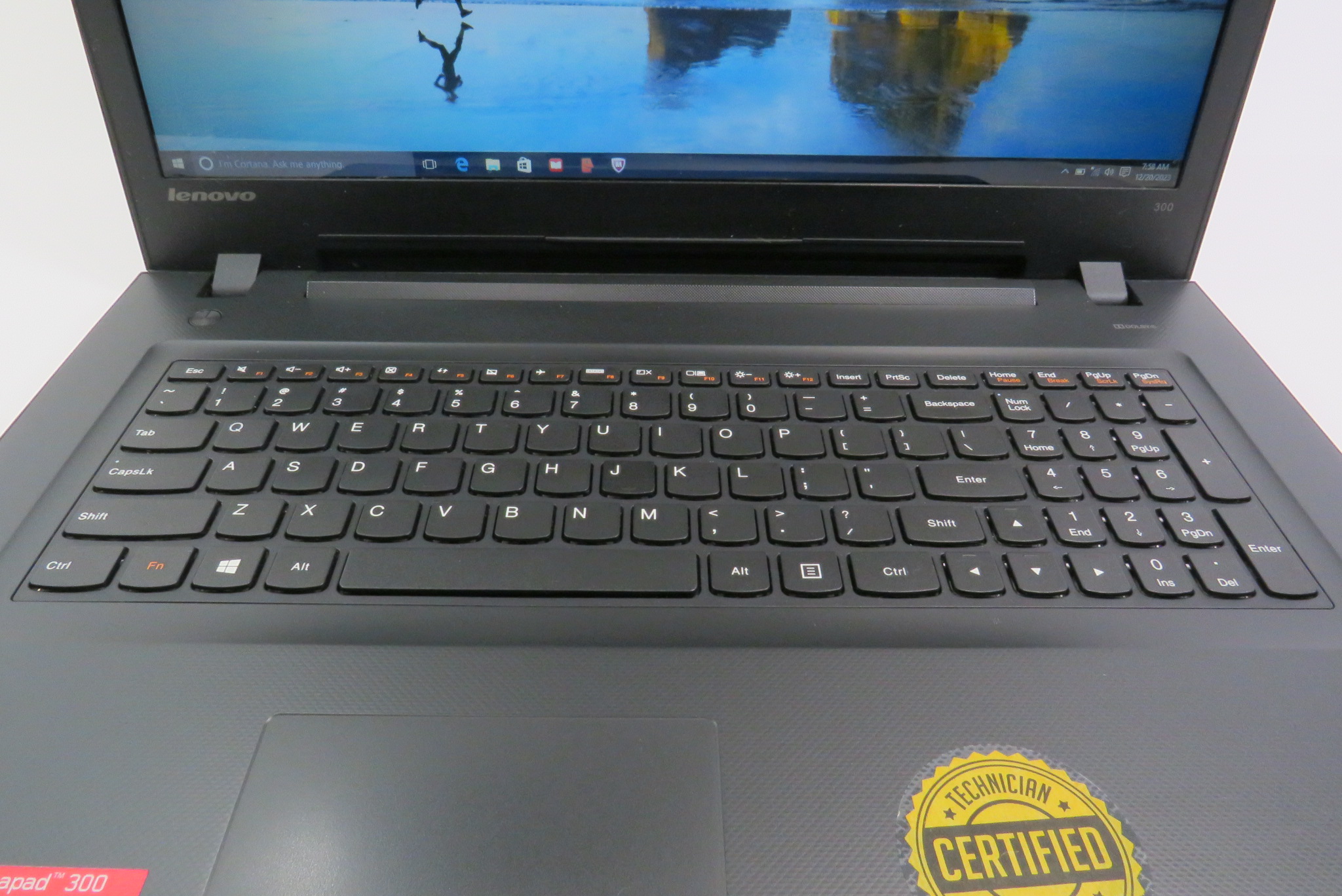 Lenovo IdeaPad 300 17ISK 80QH Intel Core i3 6100U 2.3GHz 4GB RAM 500GB HDD 17.3