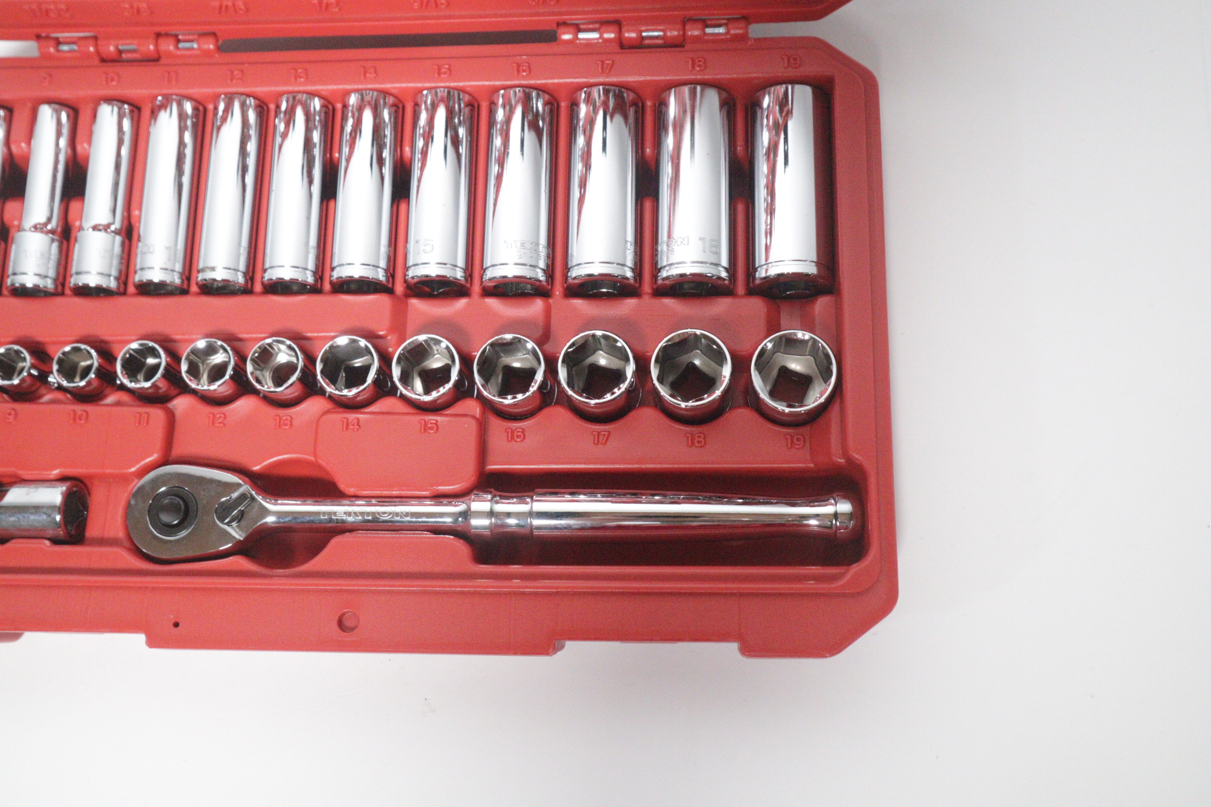 TEKTON SKT15301 46Pc 3 8 Drive 6 Point Socket Ratchet Set 5 16 3 4