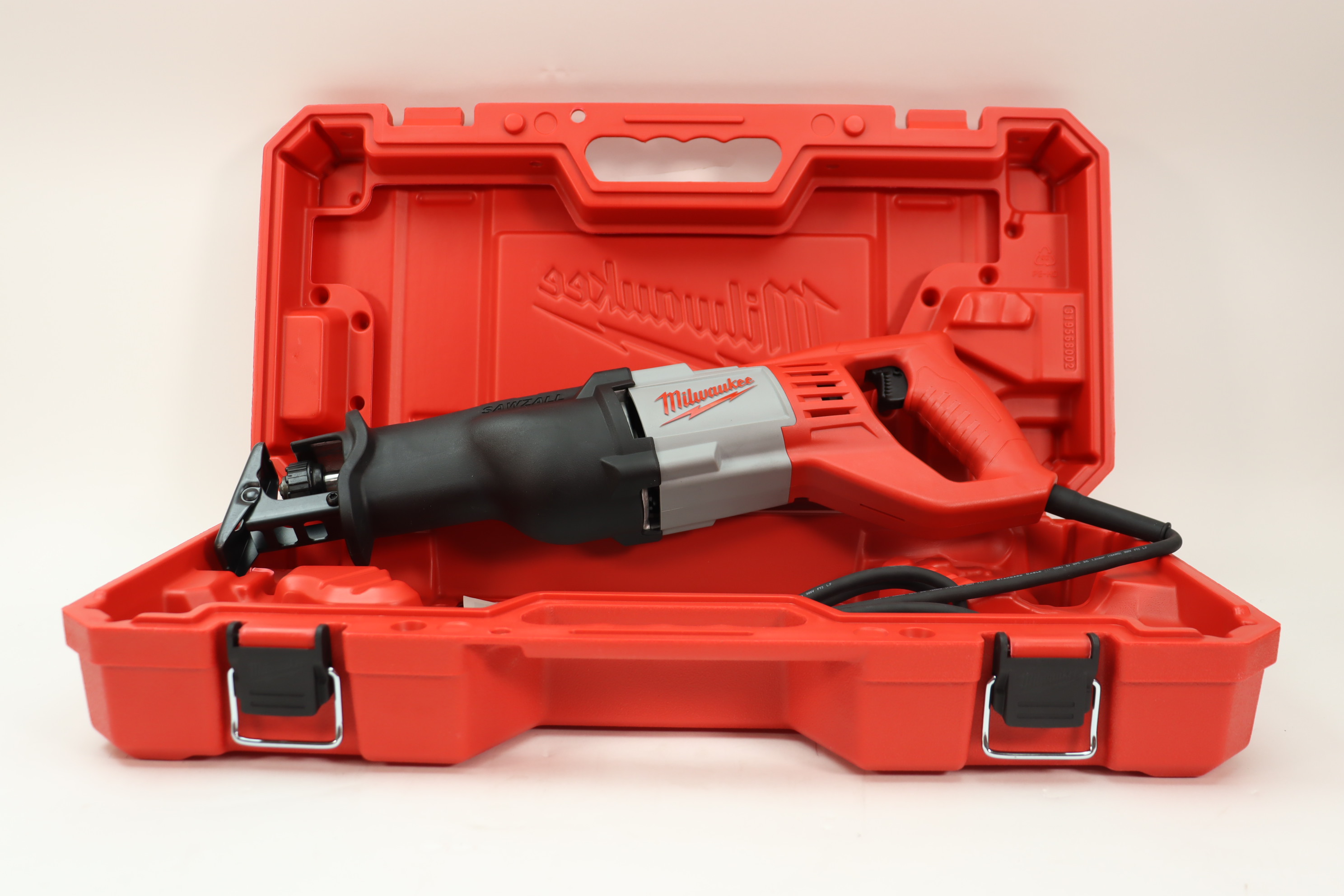 Milwaukee 6519 30 1 1 8 in. 12 Amp SAWZALL Reciprocating Saw