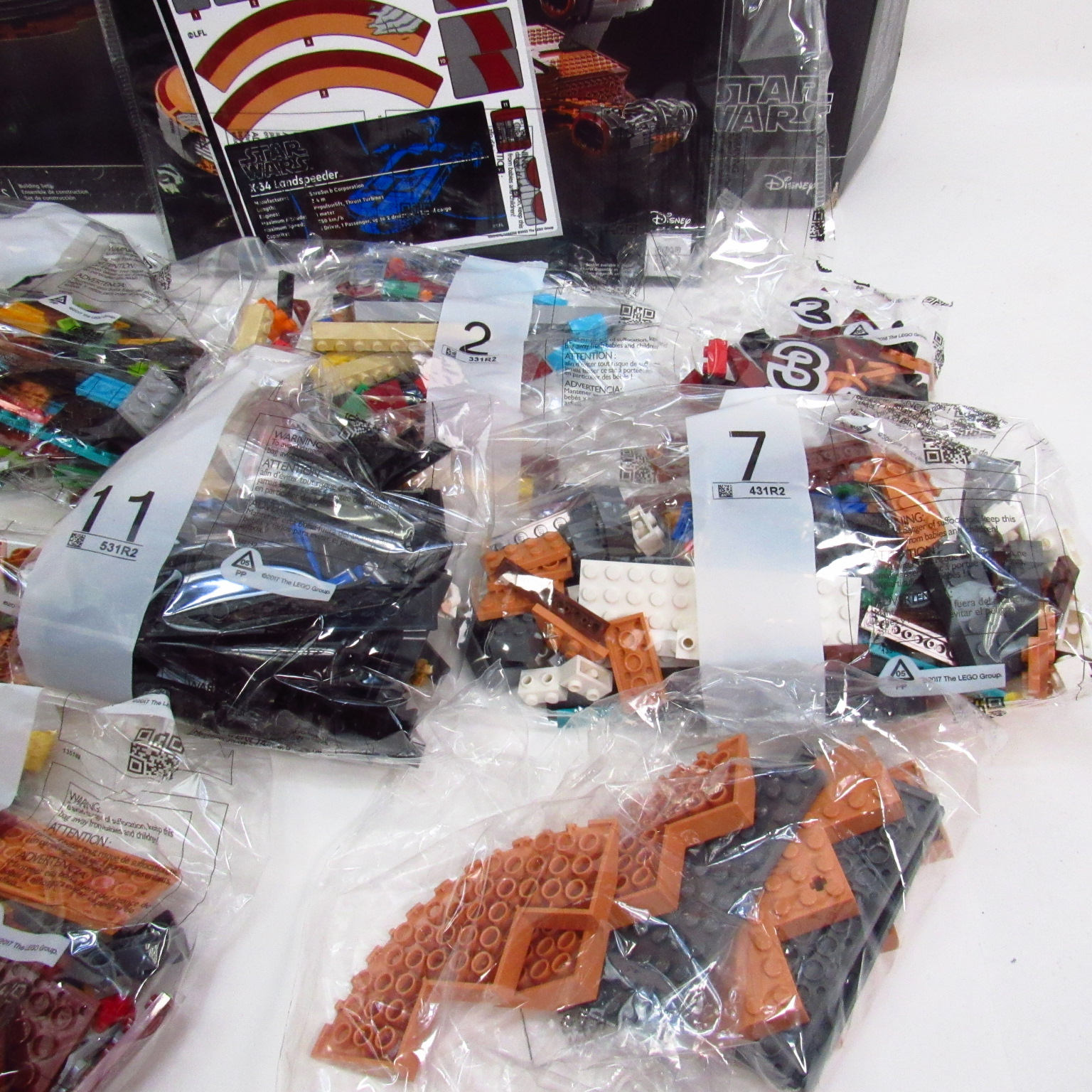 LEGO Star Wars 75341 Luke Skywalker's Landspeeder 1890-Piece ...