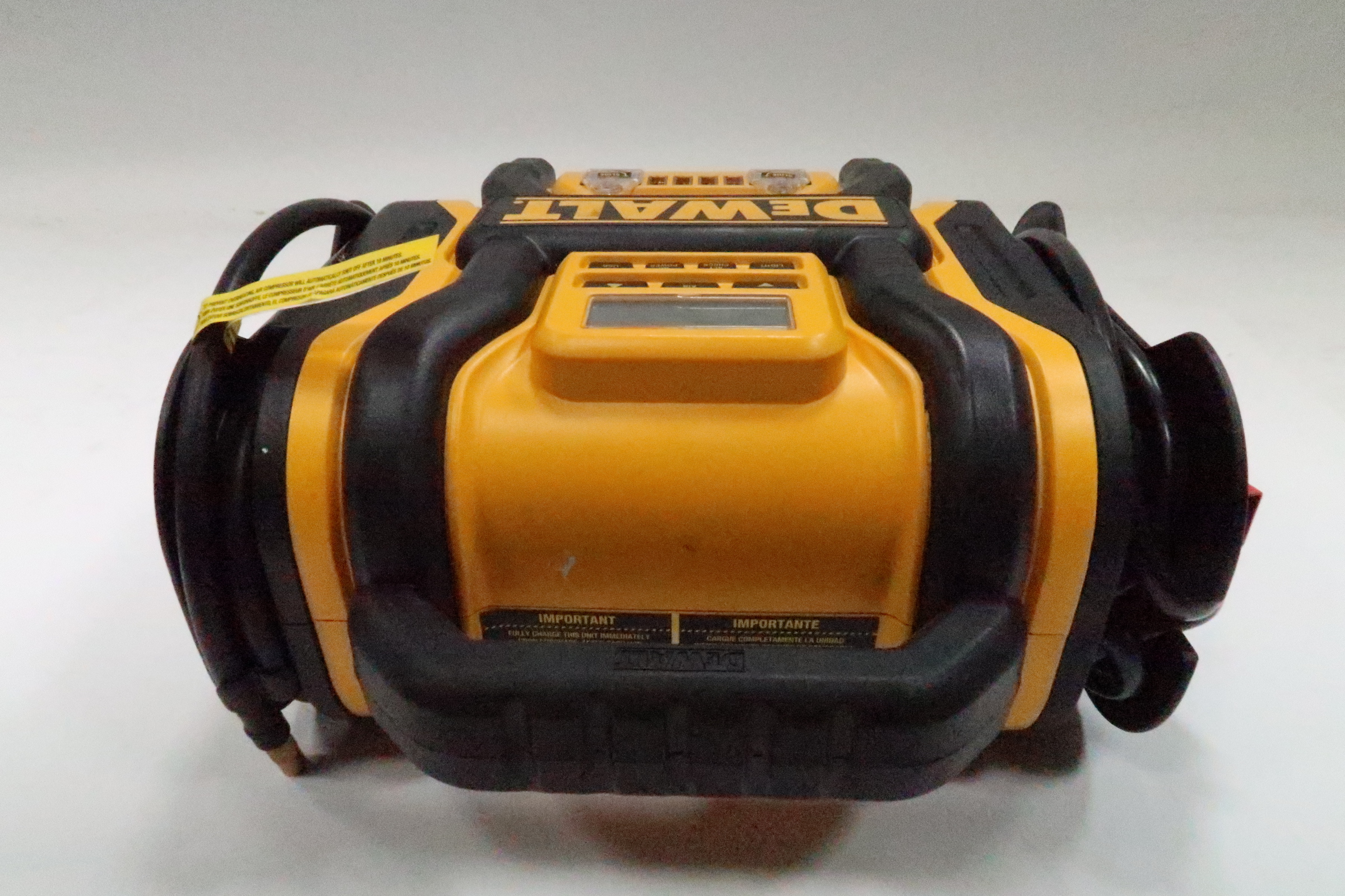 DeWalt DXAEPS14 1600 Peak Amp Automotive Jump Starter 9095