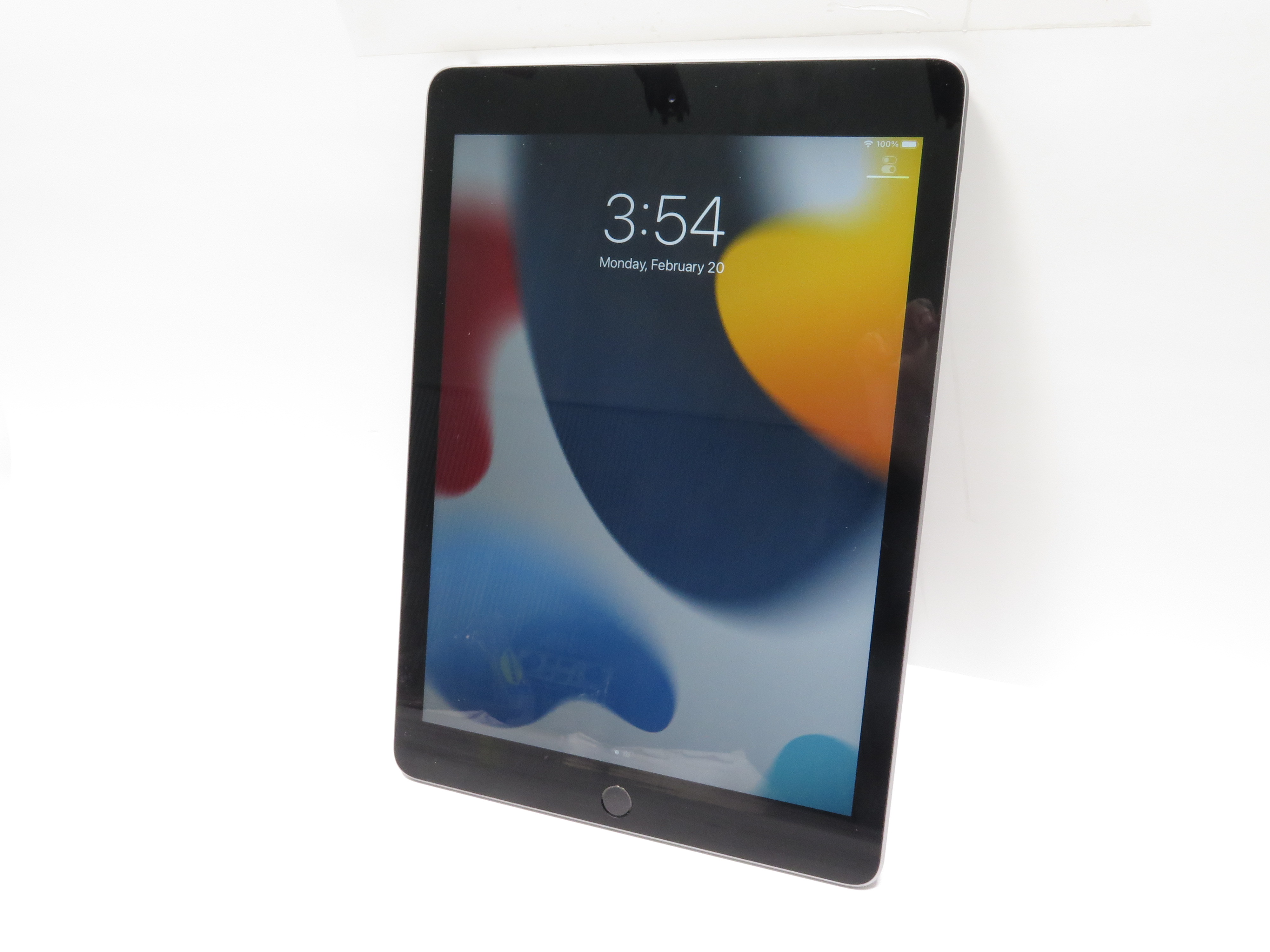Apple MR7F2LL/A iPad 6th Generation 32GB WiFi 9.7" - Space Grey 3783