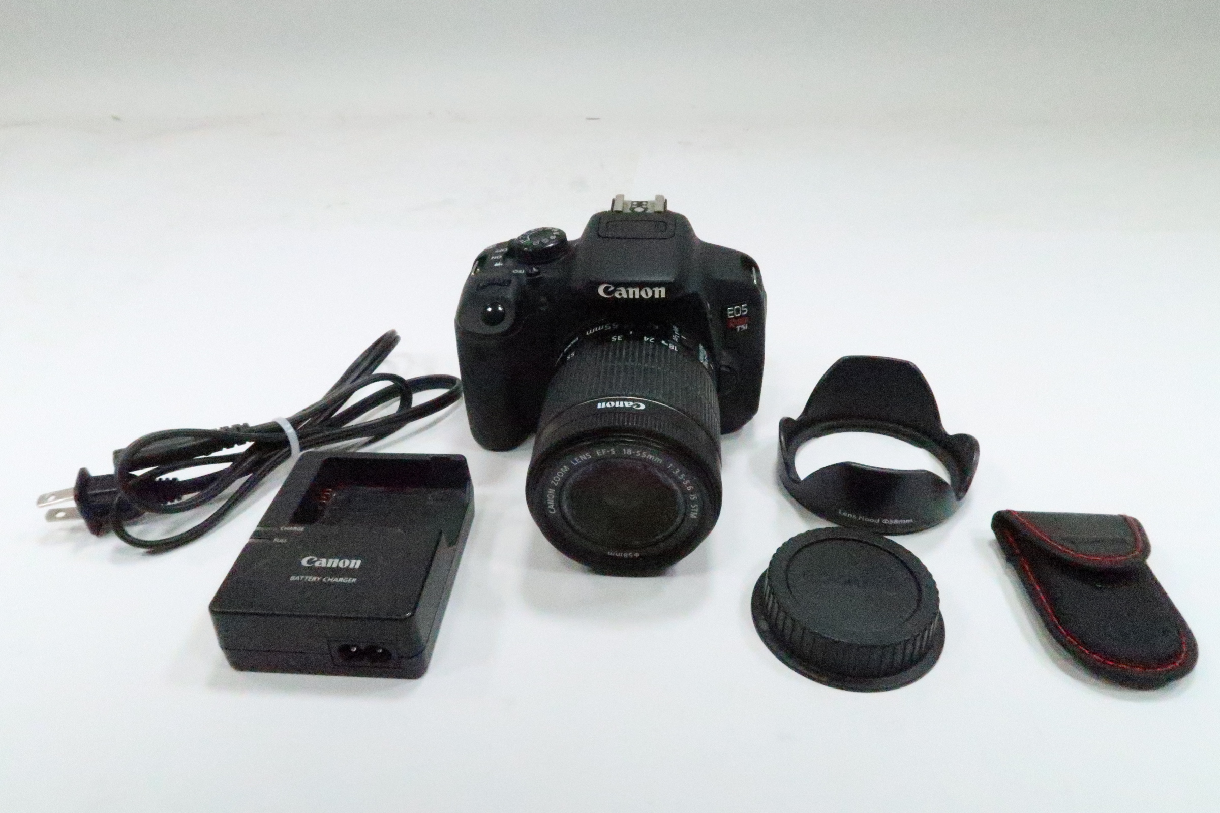 Canon EOS Rebel T5i DSLR Camera EF-S 18-55mm Lens Kit 8801