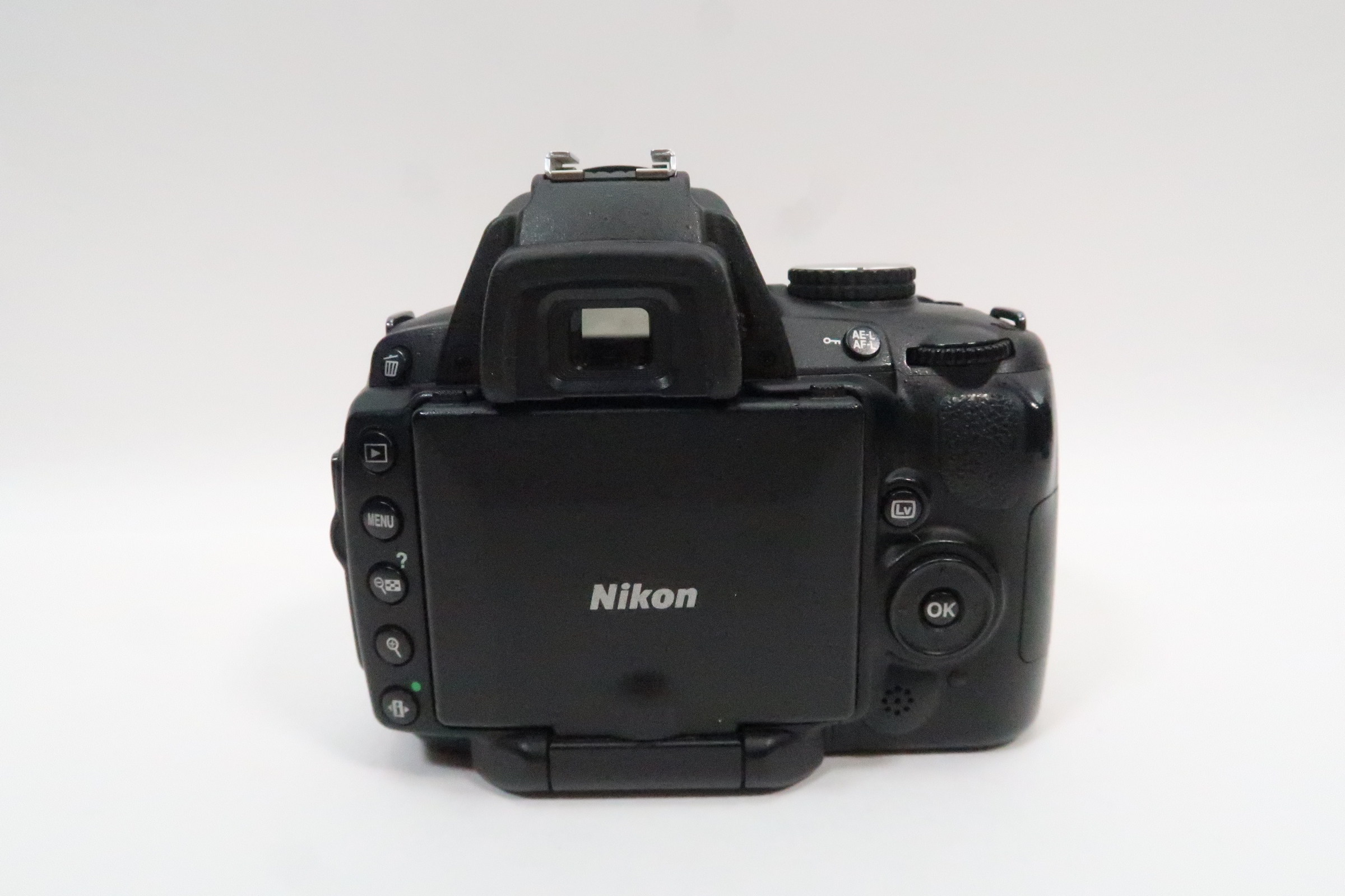 Nikon D5000 12.3MP Digital SLR Camera/AF-S DX Nikkor 55-200mm f/4-5.6 G ...
