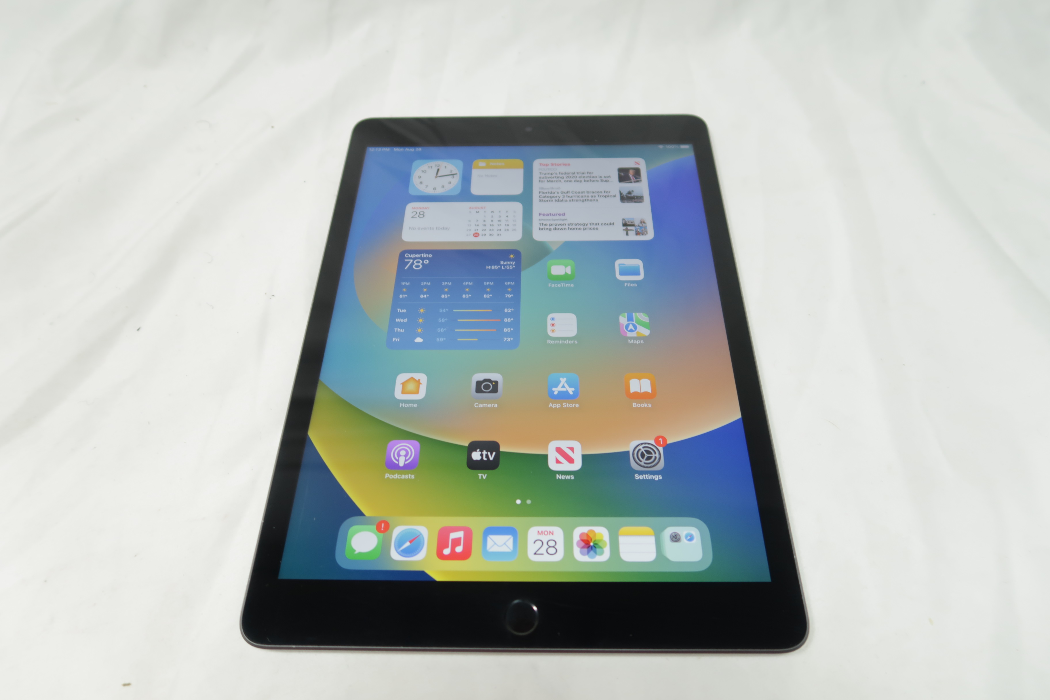 Apple MK2K3LL/A 64GB Wi-Fi 10.2" Tablet - Space Gray iPad 9th Gen