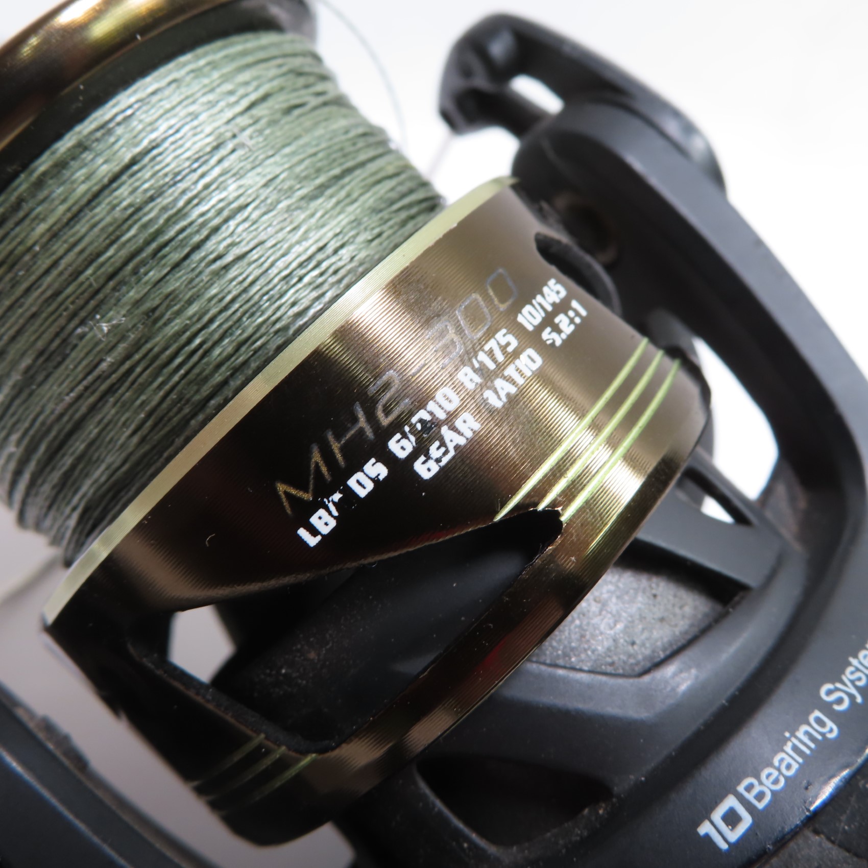 Lew's MH2-300 Mach II 5.2:1 Right-Hand Spinning Fishing Reel - Black