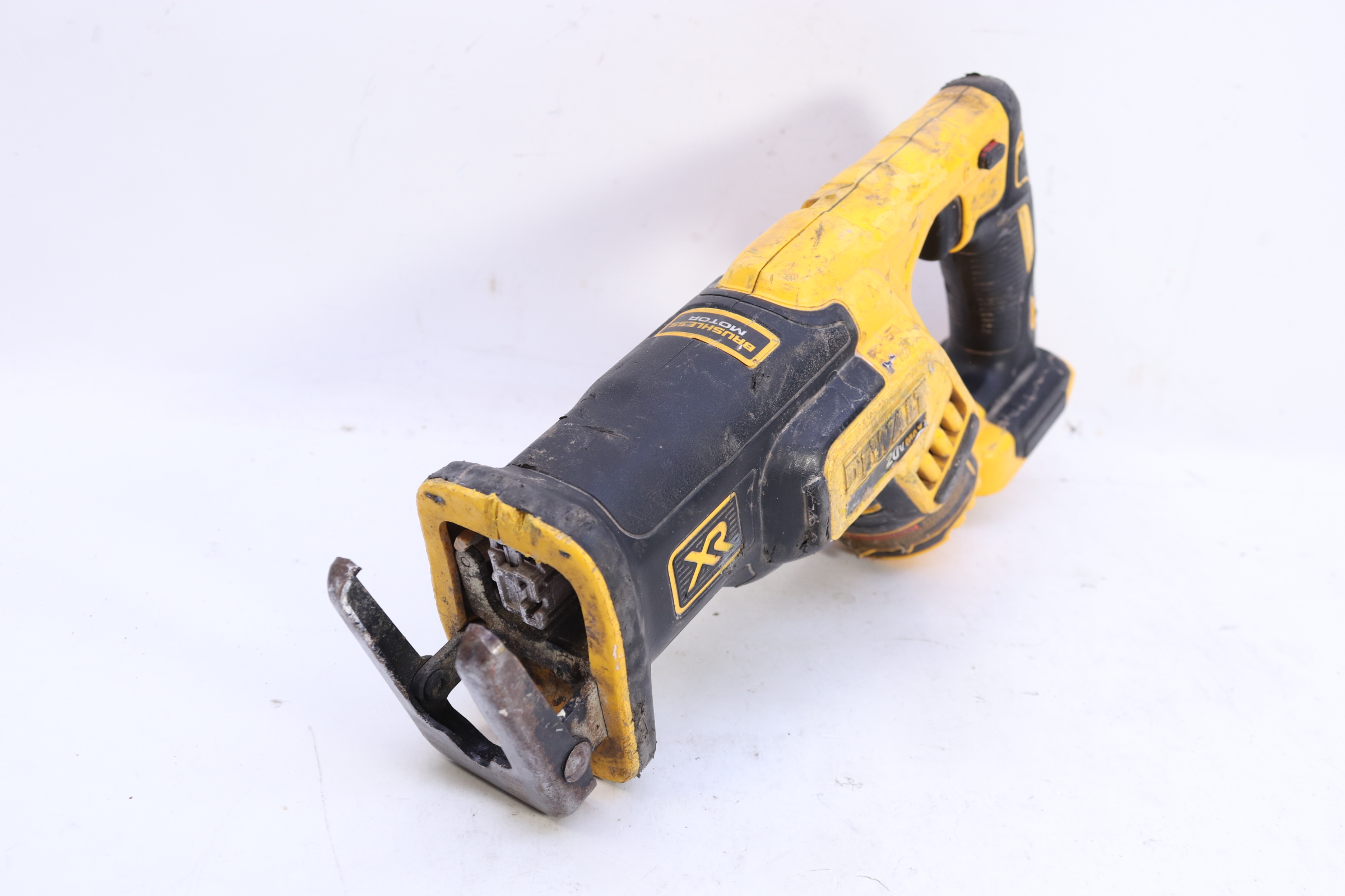 DEWALT DCS367 20-Volt MAX XR Li-Ion Cordless Brushless Compact ...