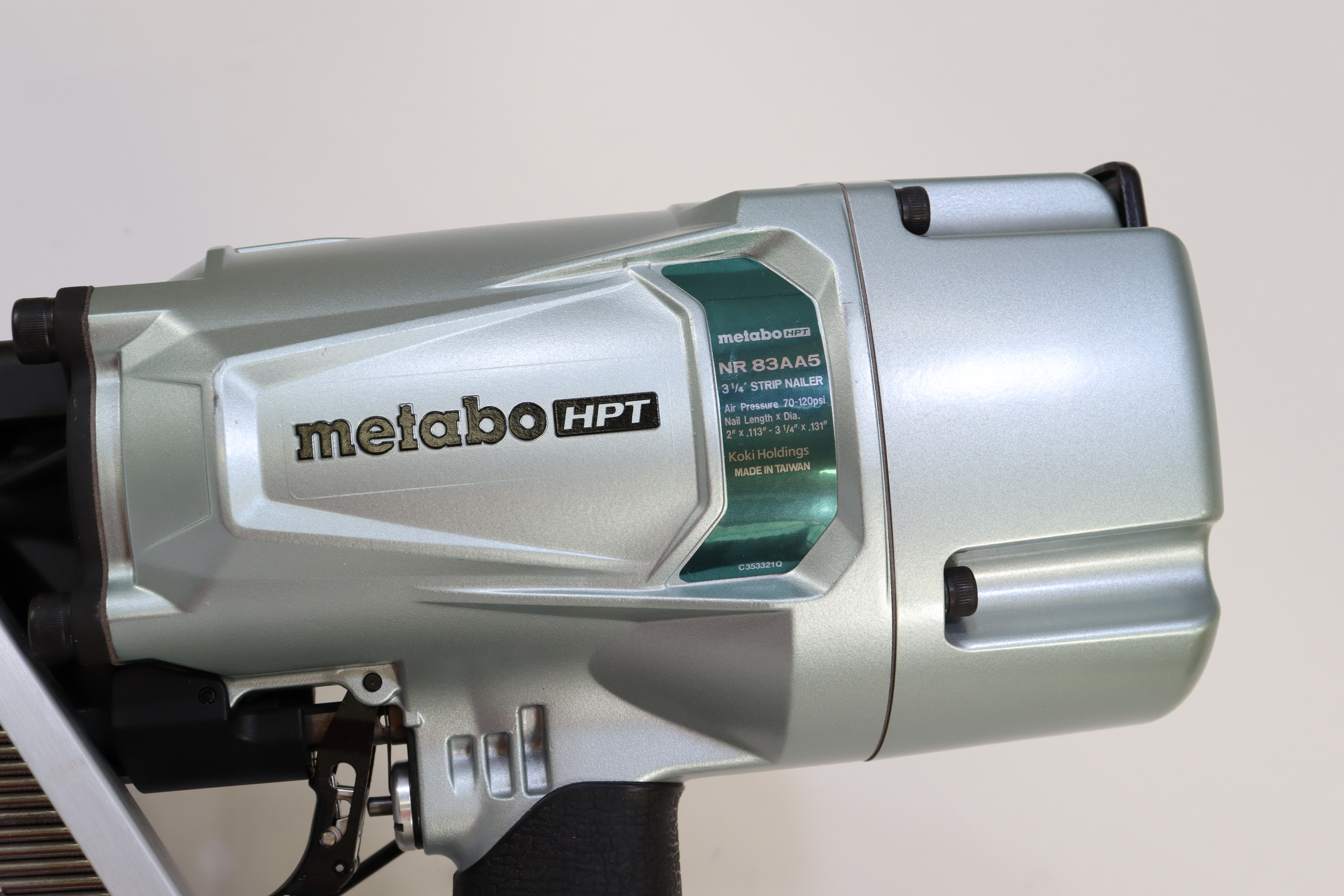 Metabo HPT Framing Nailer NR83AA5 Pneumatic - 30 Degree Clipped Head Nails