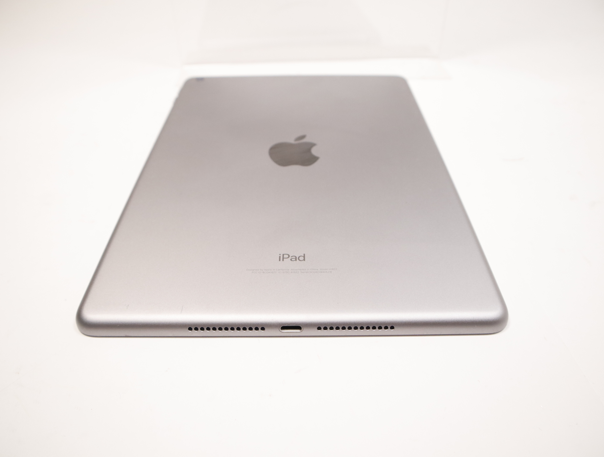 Apple iPad MP2F2LL/A A1822 5th Gen 32GB Wifi Only 9.7" Display