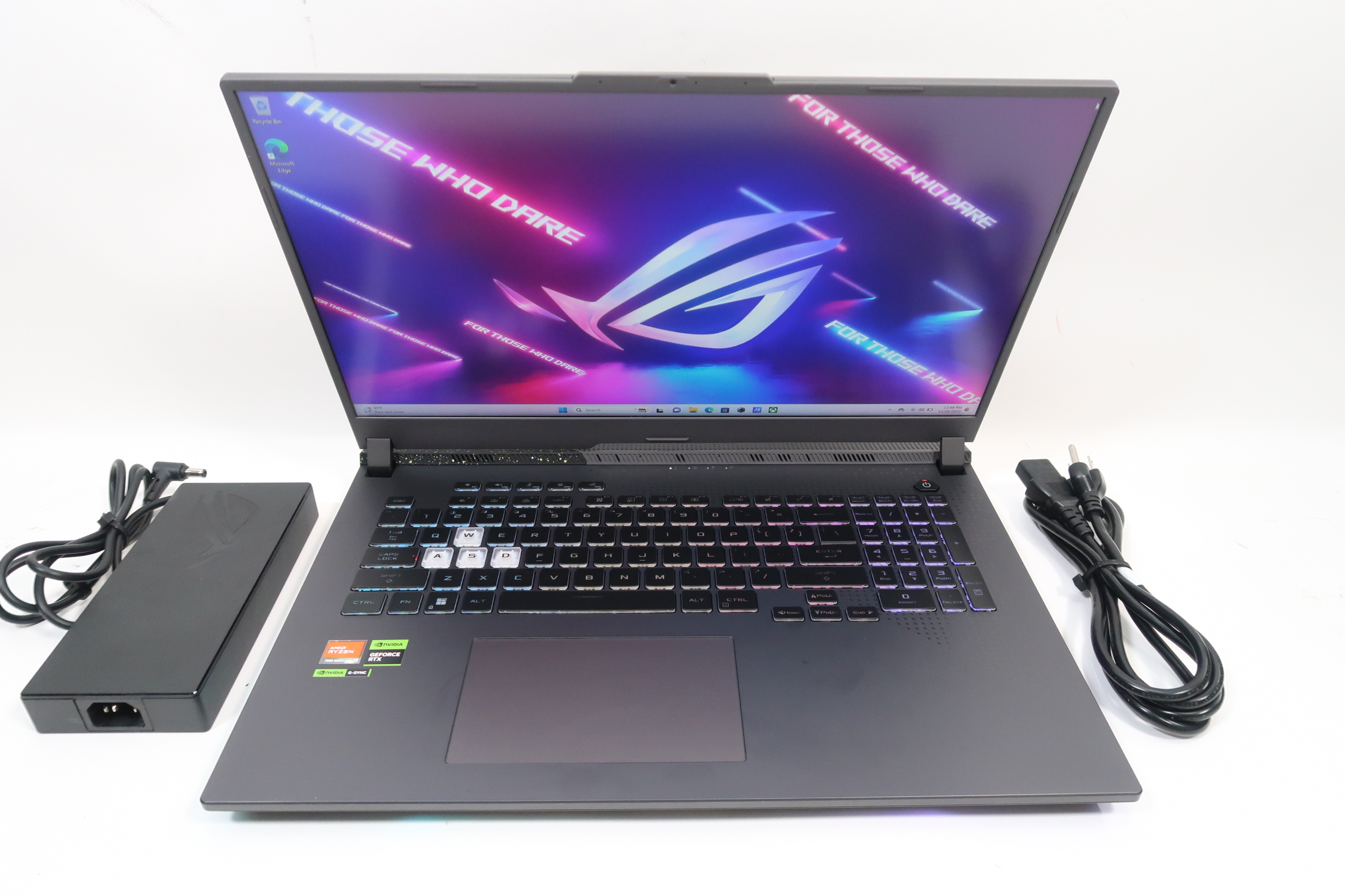 Asus ROG Strix G17 G713PV Ryzen 9-7845HX@3.0GHz RTX 4060 16GB RAM 1TB SSD 17.3"