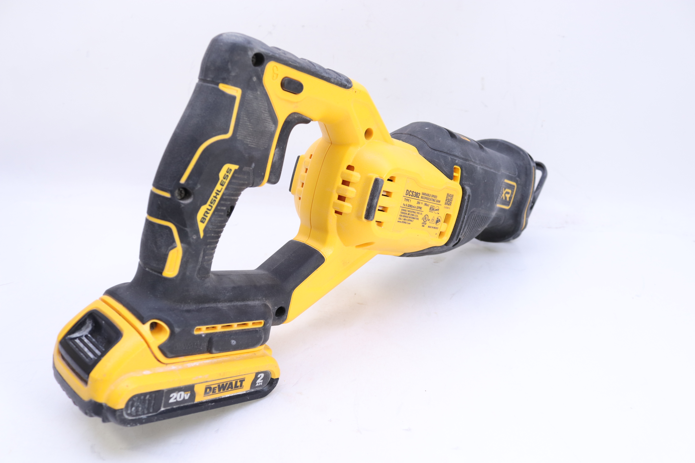 DEWALT DCS382 20-Volt MAX XR Lithium-Ion Cordless Brushless ...