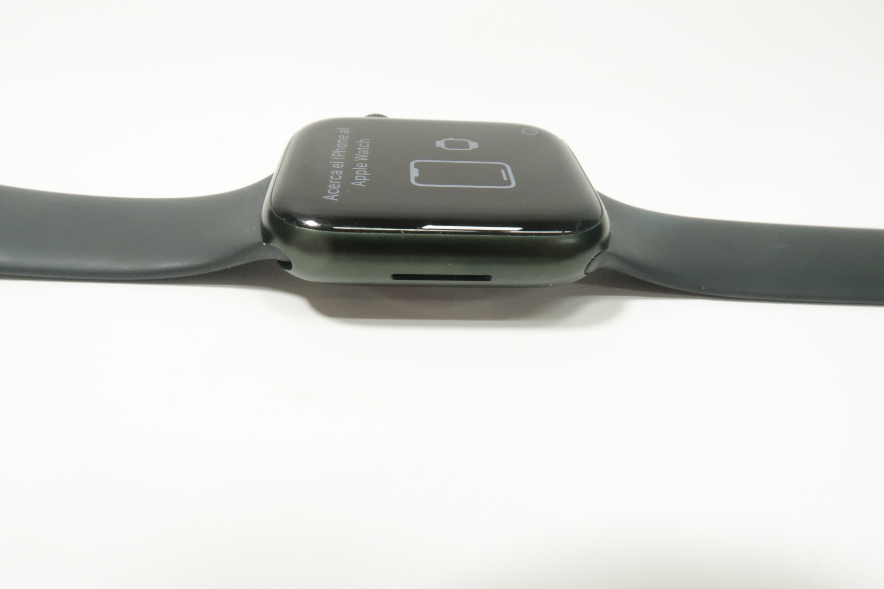 Apple Watch Series 7 A2477 45mm Aluminum Casing Touchscreen Smartwatch 7969