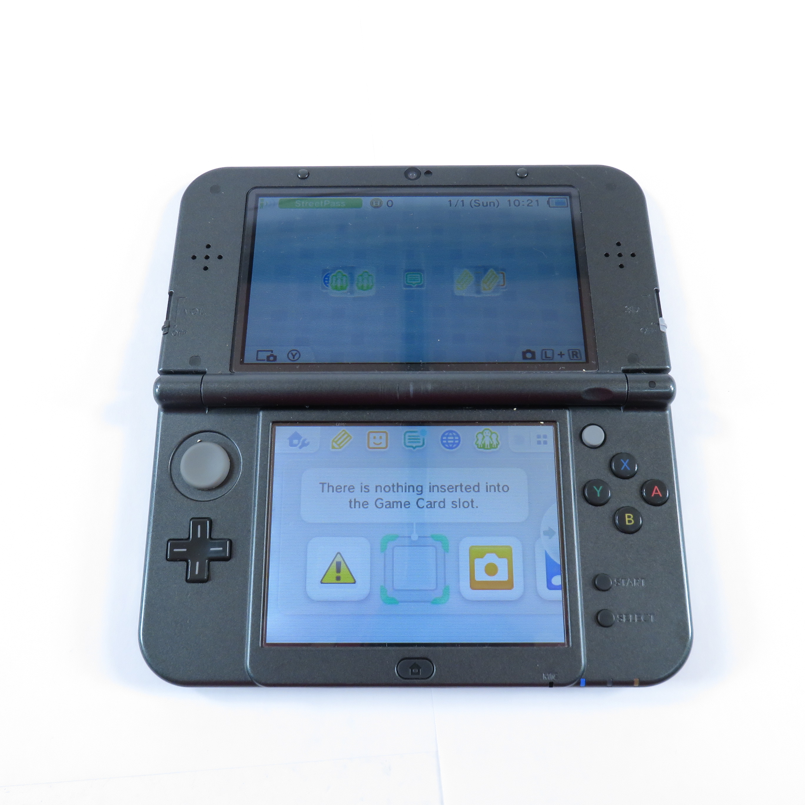 Nintendo New 3DS XL RED-001 3D Handheld Portable Gaming Console