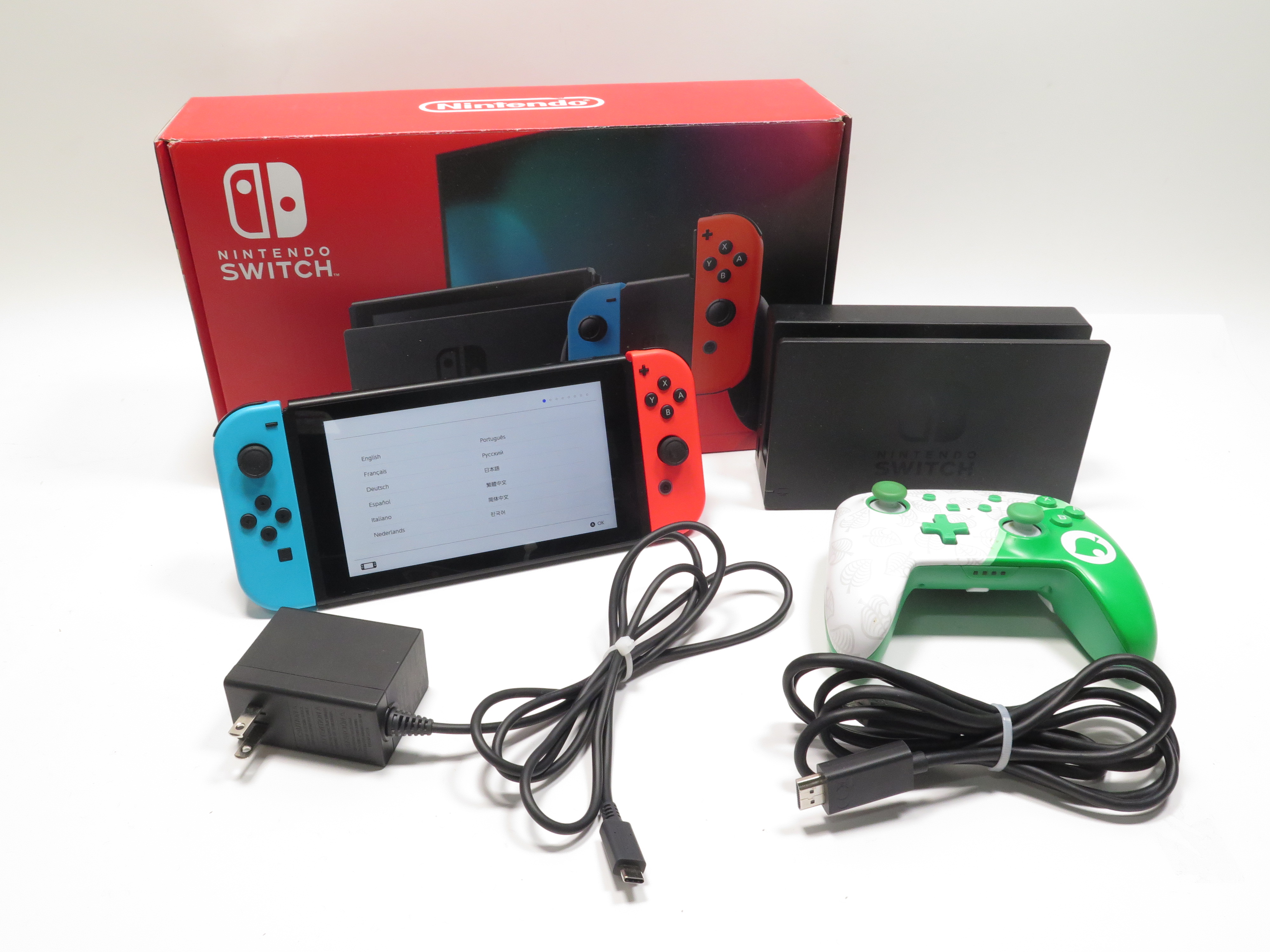 Nintendo HAC-001 Switch Handheld Touchscreen Video Game Console 3732