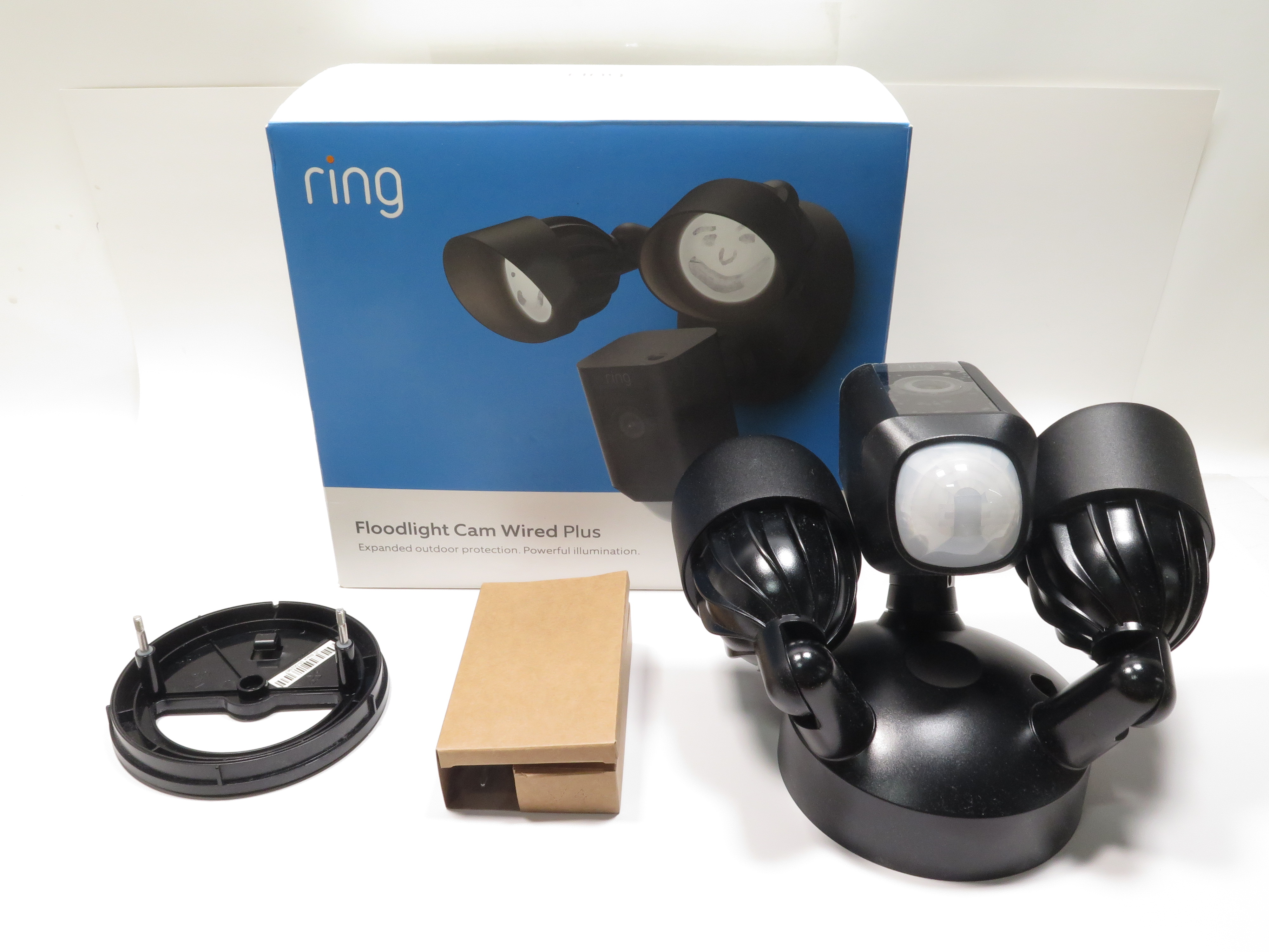 Ring Flood Light Cam Wired Plus Outdoor 1080p Surveillance Camera ...