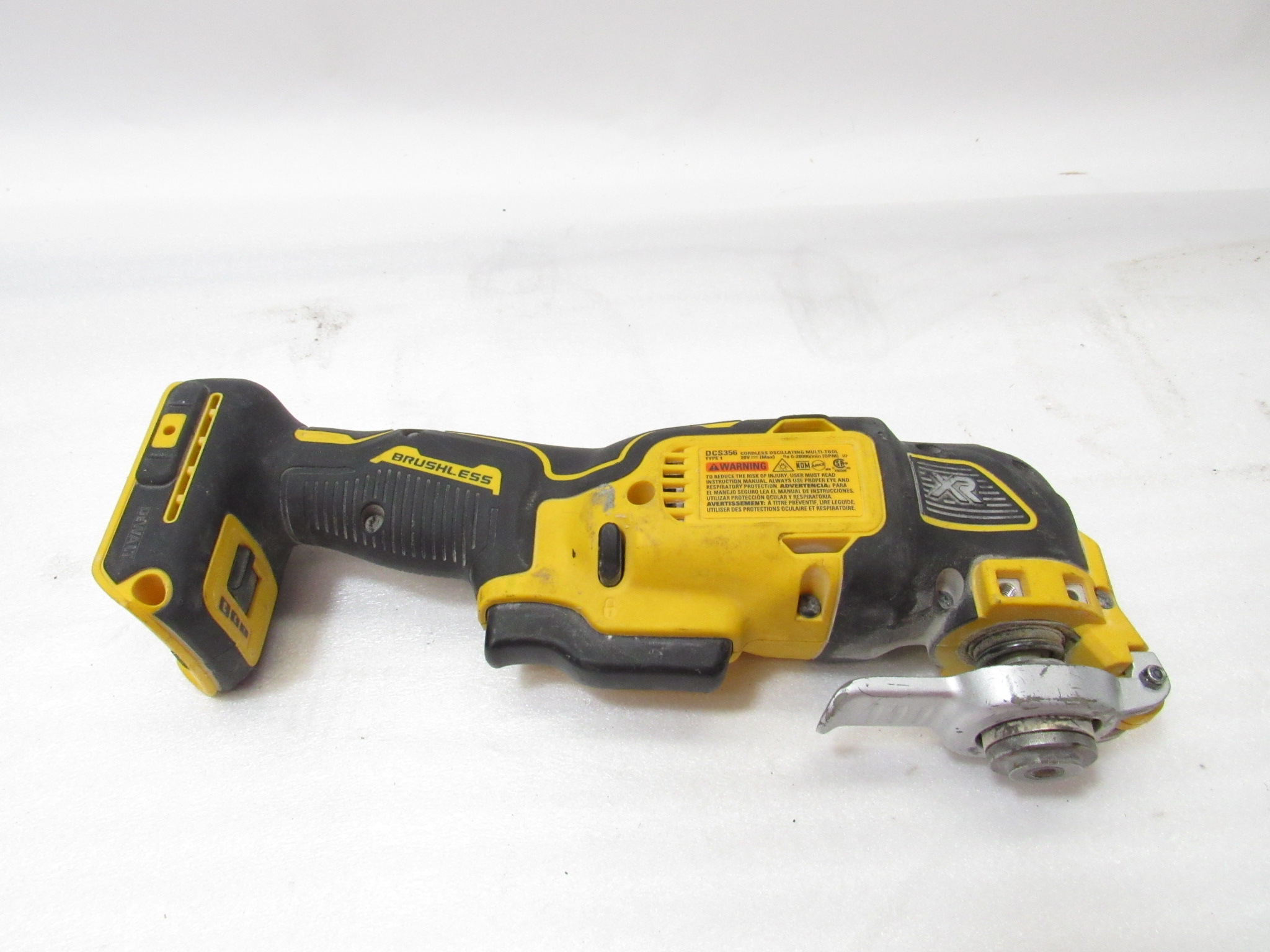 DEWALT DCS356 20-Volt MAX Brushless Lithium-Ion 3-Speed Oscillating ...