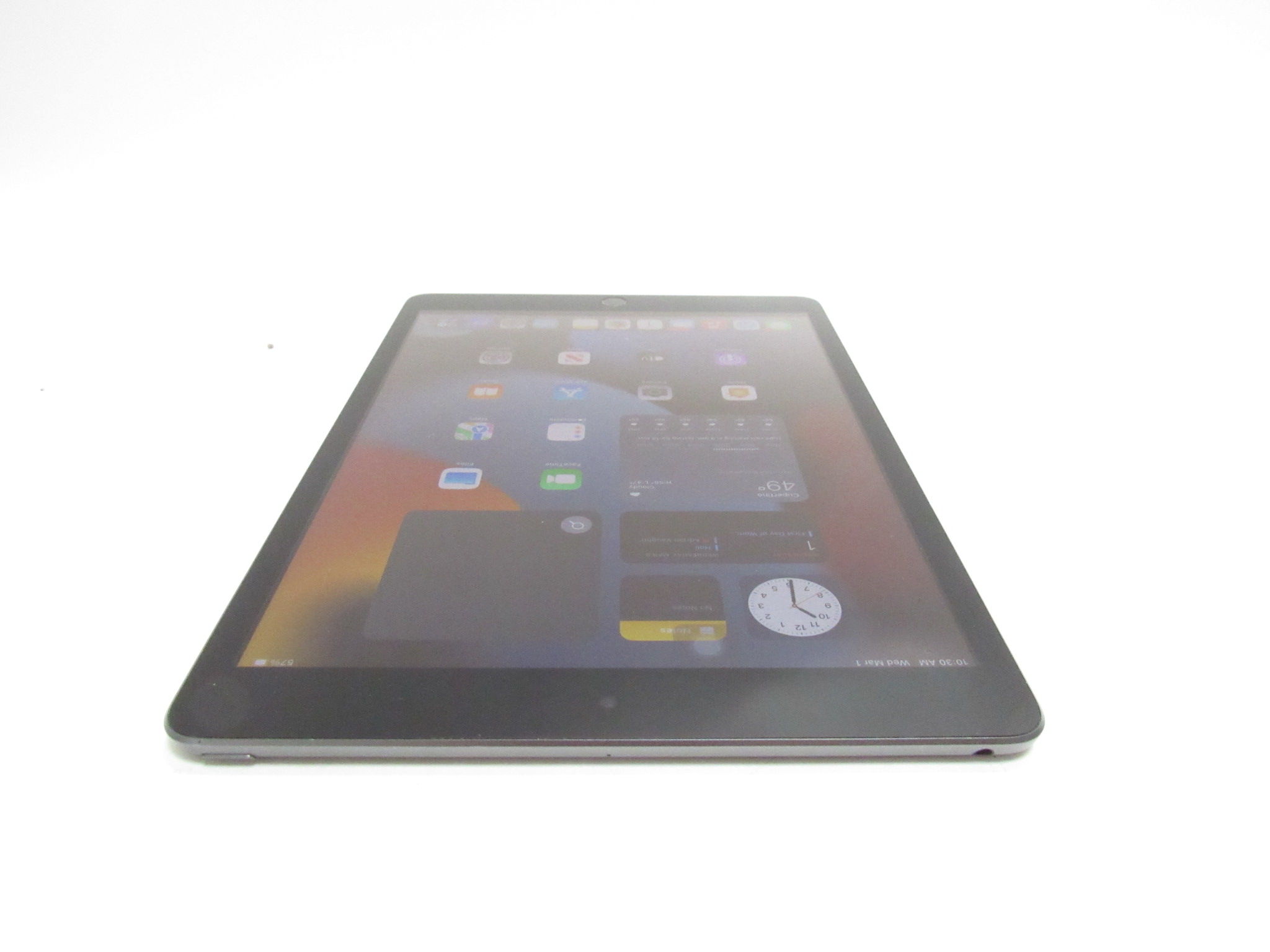 Apple iPad 9th Generation A2602 MK2K3LL/A 64GB Space Gray 10.2"