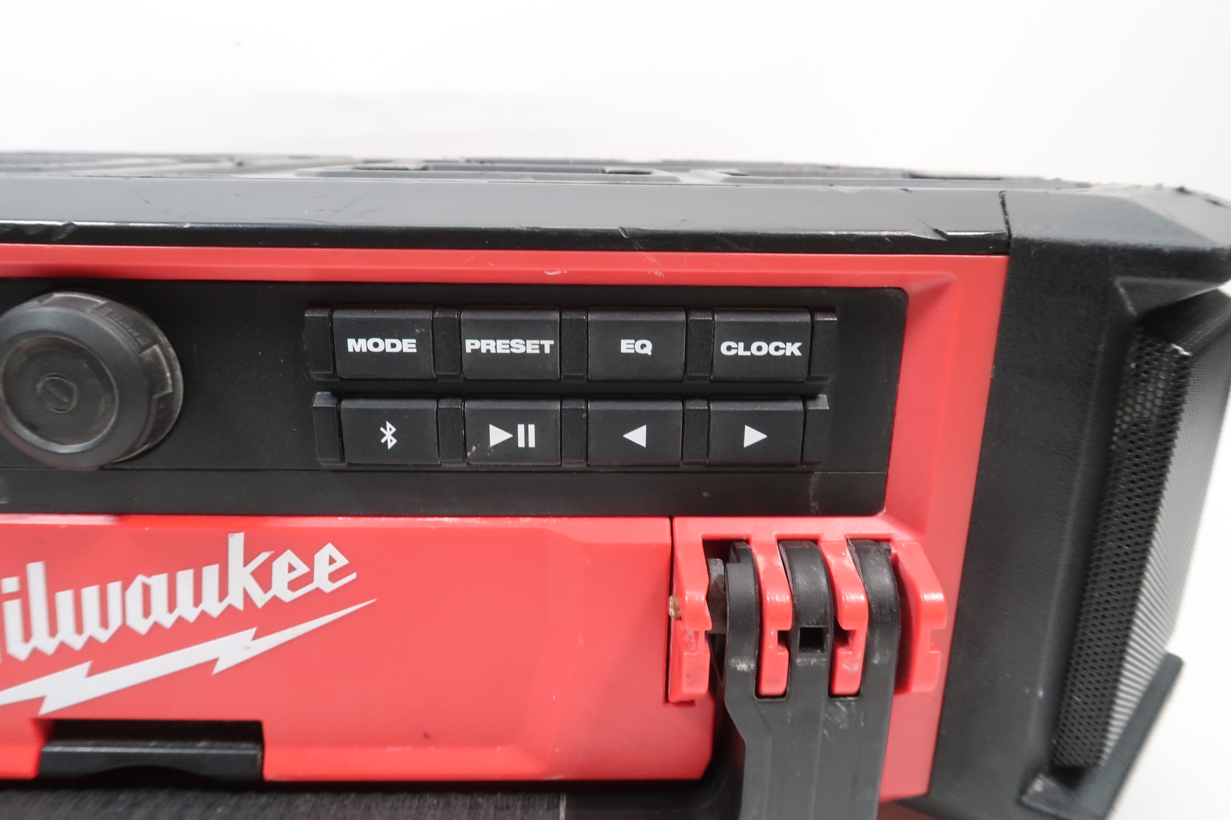 Milwaukee 2950-20 M18 Lithium-Ion Cordless PACKOUT Radio/Speaker
