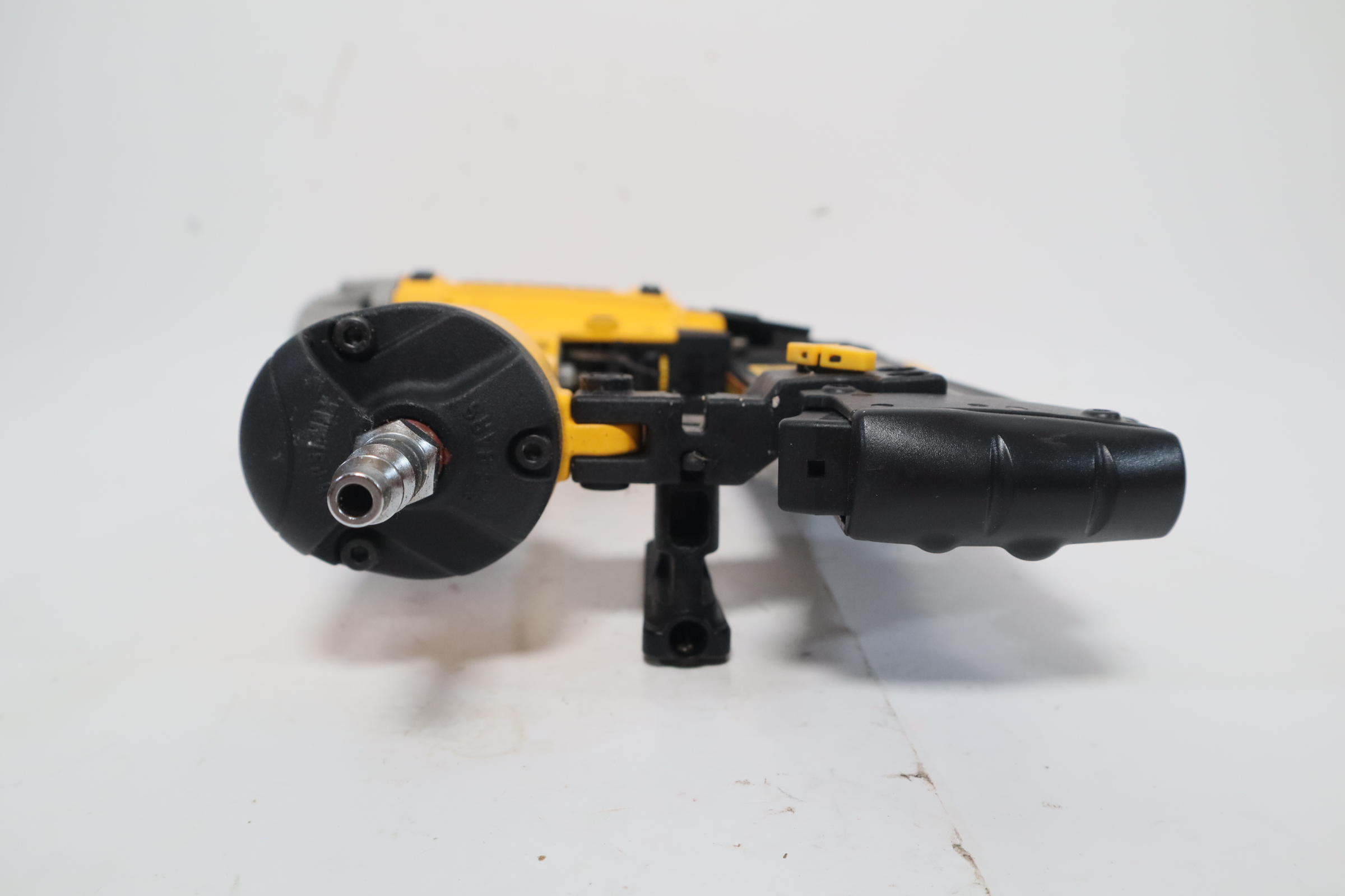 DeWalt DWFP12233 18-Gauge Pneumatic Corded Brad Nailer