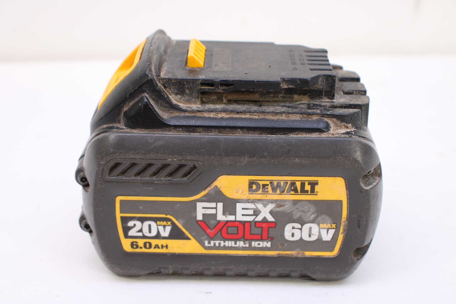DeWalt DCB606 FLEXVOLT 20V/60V MAX Lithium-Ion 6.0Ah Battery Pack - 7014