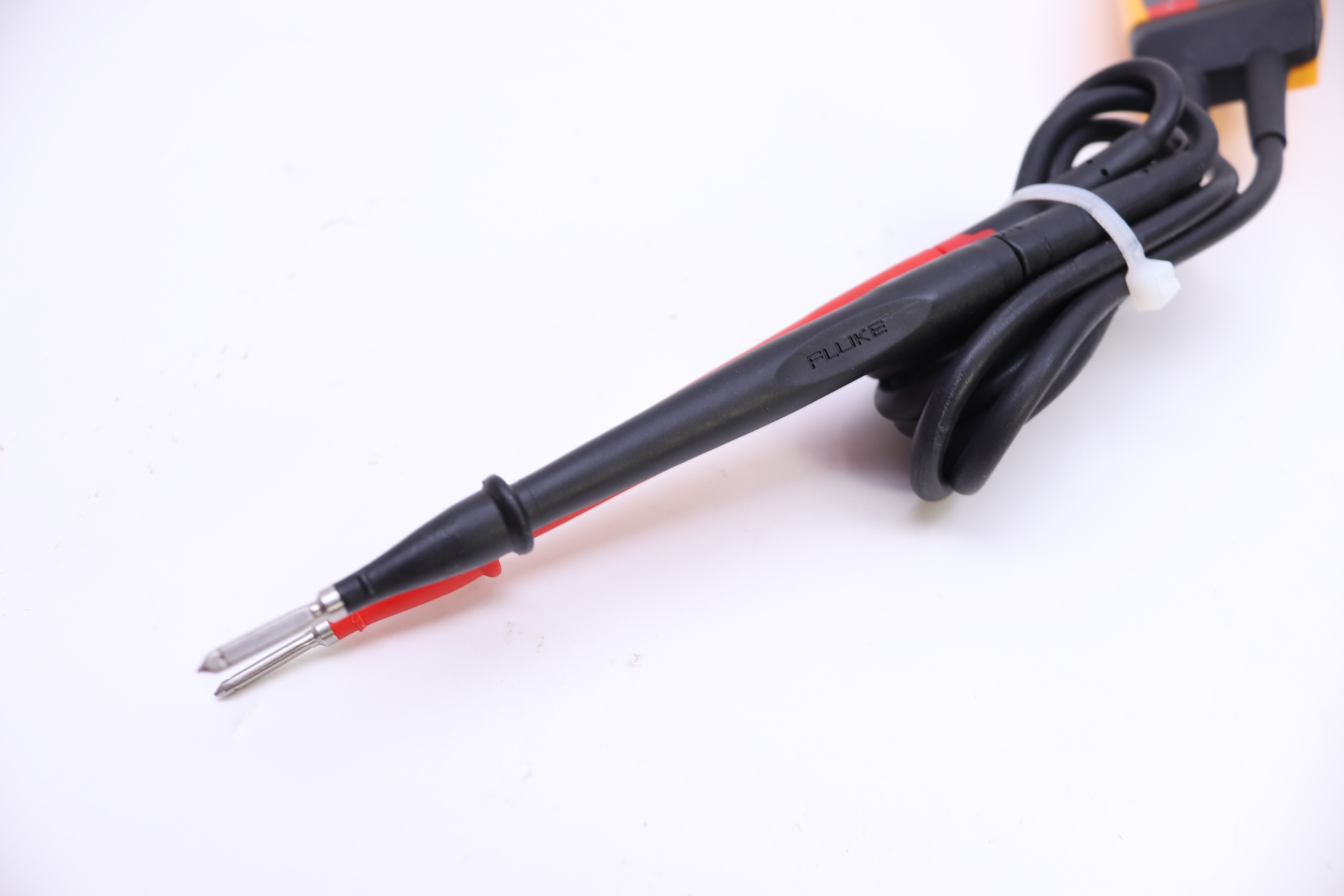 Fluke T5-600 CAT-III 600V Compact Electrical Volt Continuity/Current ...