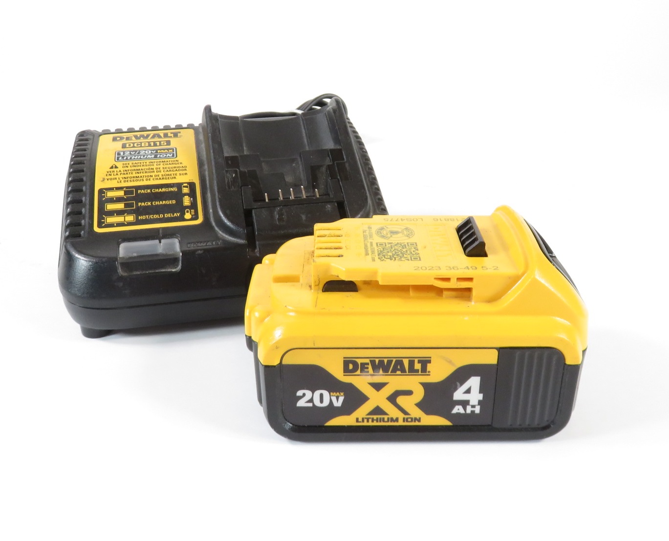 DEWALT DCB204 20-Volt MAX XR Premium Lithium-Ion 4.0Ah Battery Pack