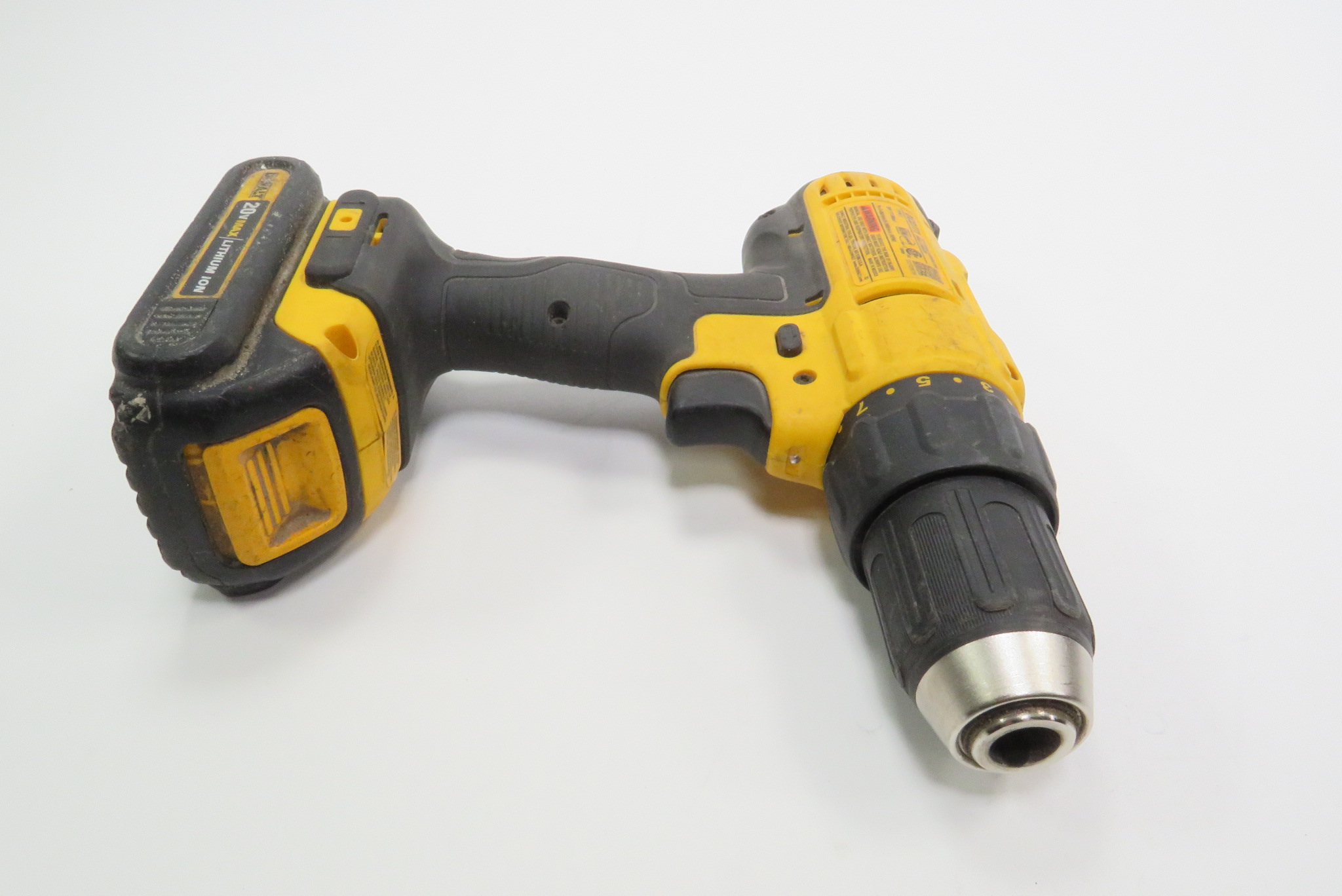 DeWalt DCD771 20V MAX Lithium-Ion 1/2" Cordless Drill Driver Kit