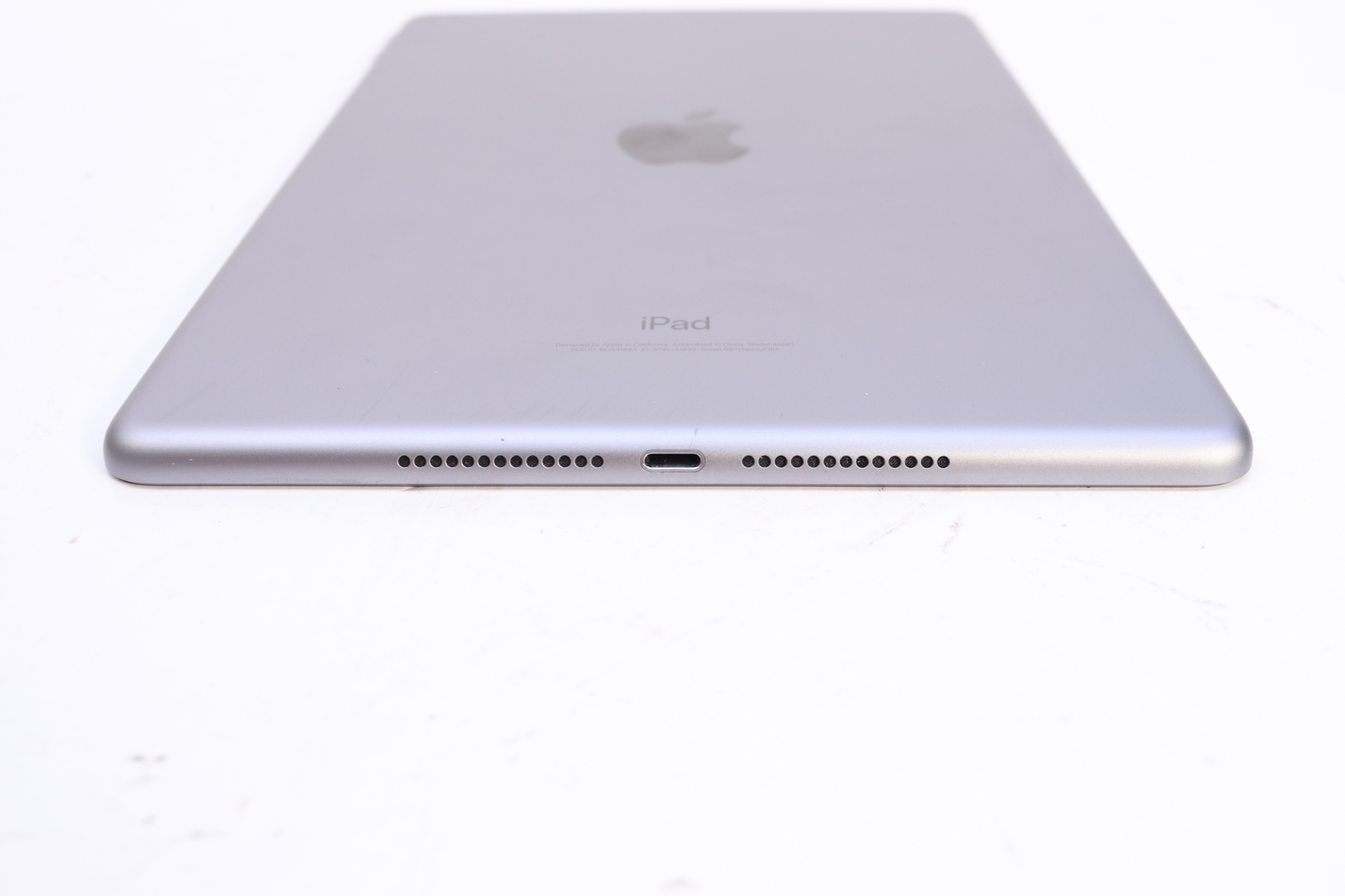 Apple iPad MR7J2LL/A 6th Generation 9.7-Inch WiFi 128GB Storage Tablet