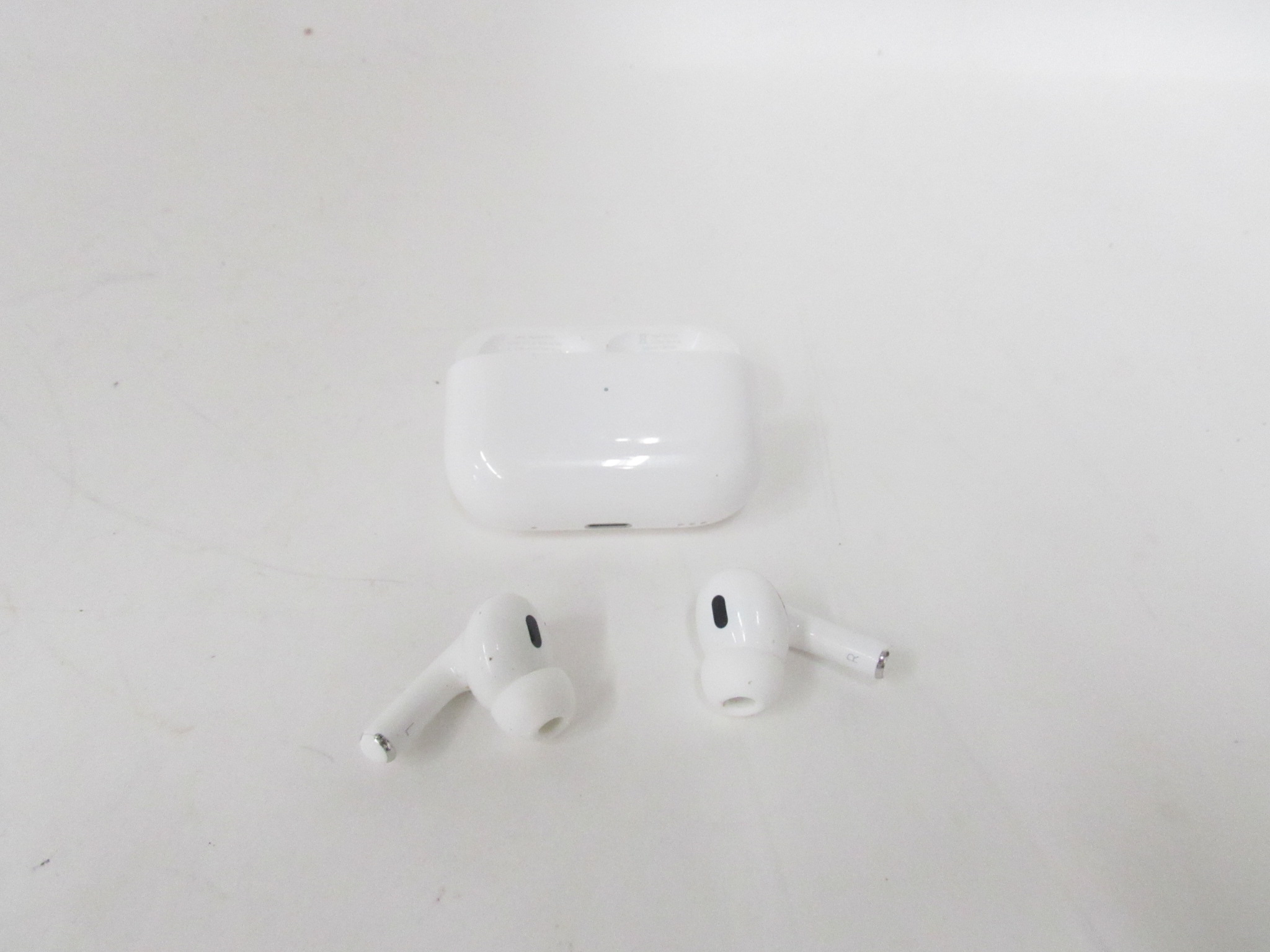 Apple AirPods A2700 Wireless Earbuds White