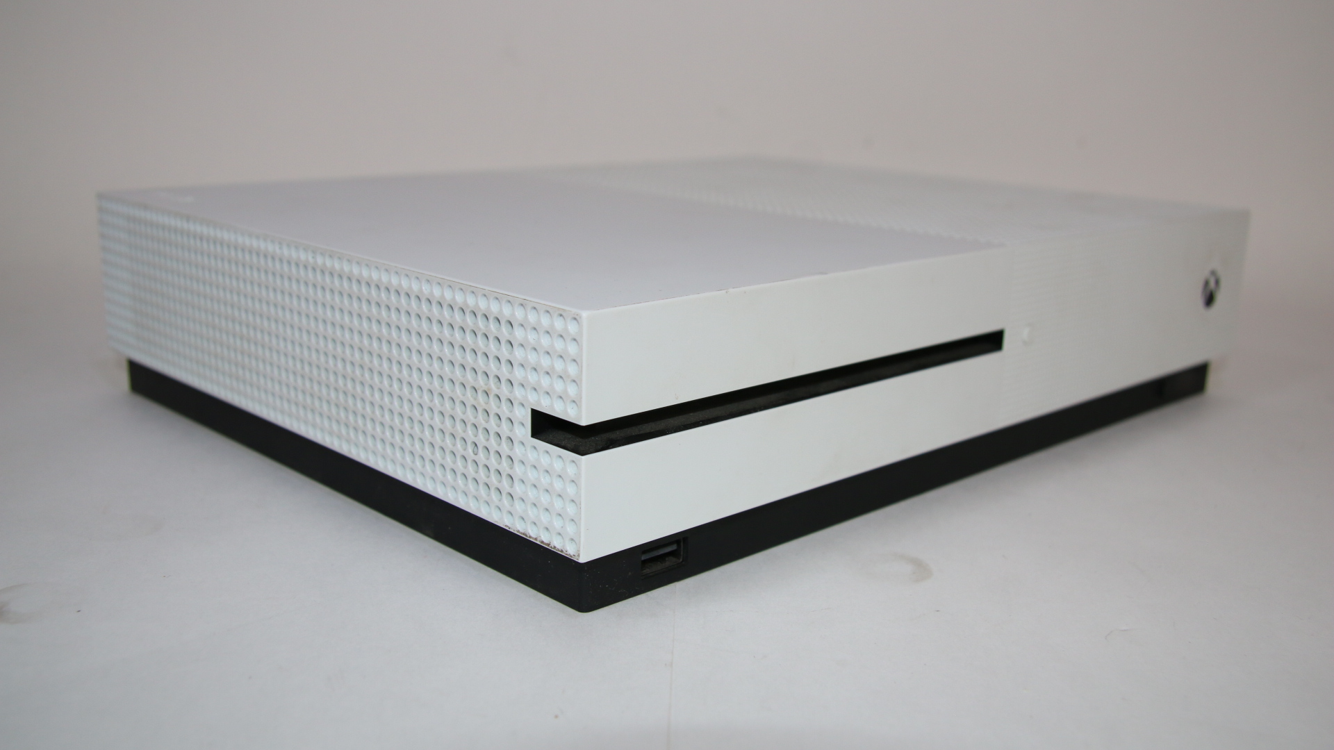Microsoft 1681 Xbox One S Disc Edition 500GB Home Video Gaming Console ...