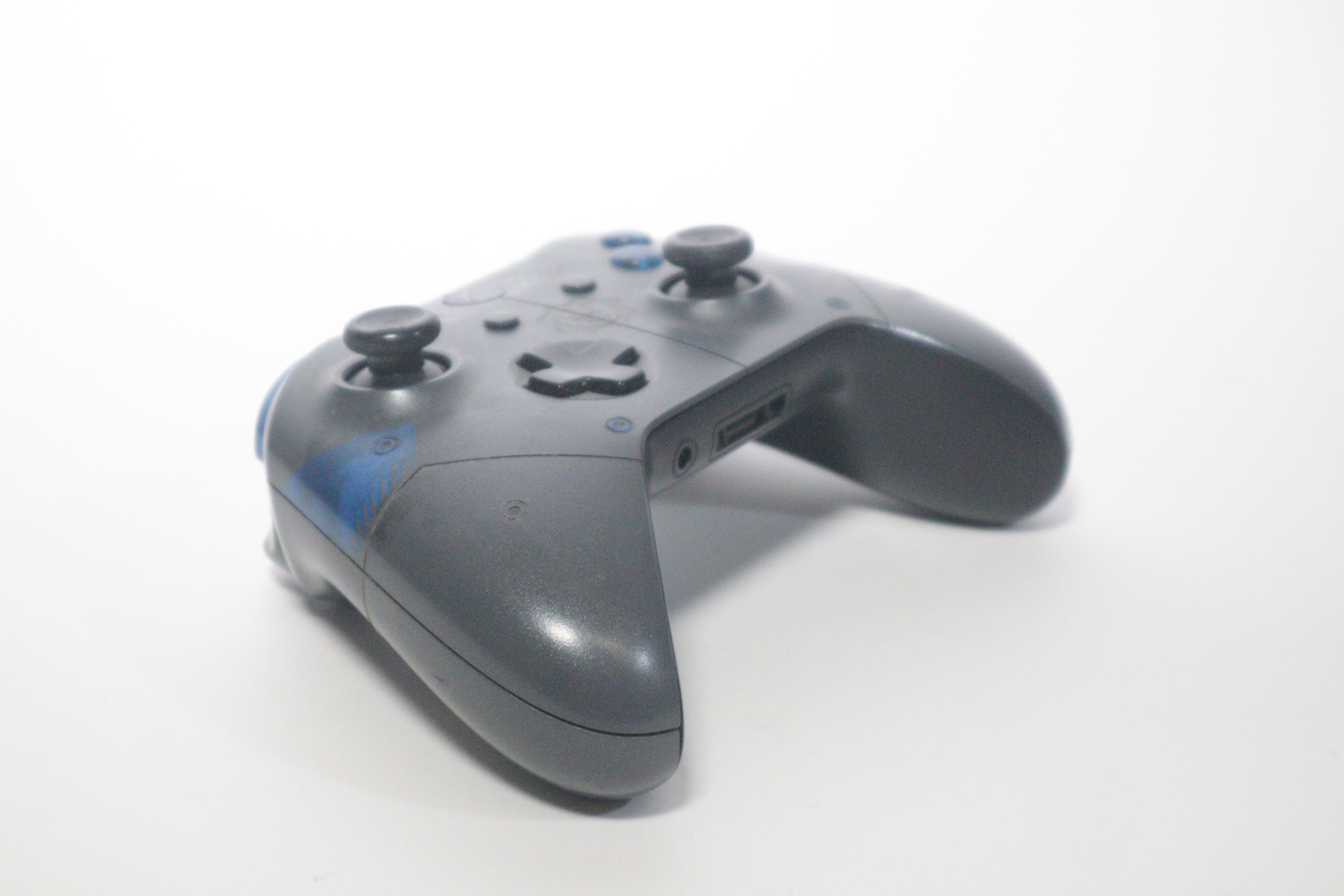 Microsoft 1708 Gray & Blue Xbox Wireless Video Game Console Controller 2625