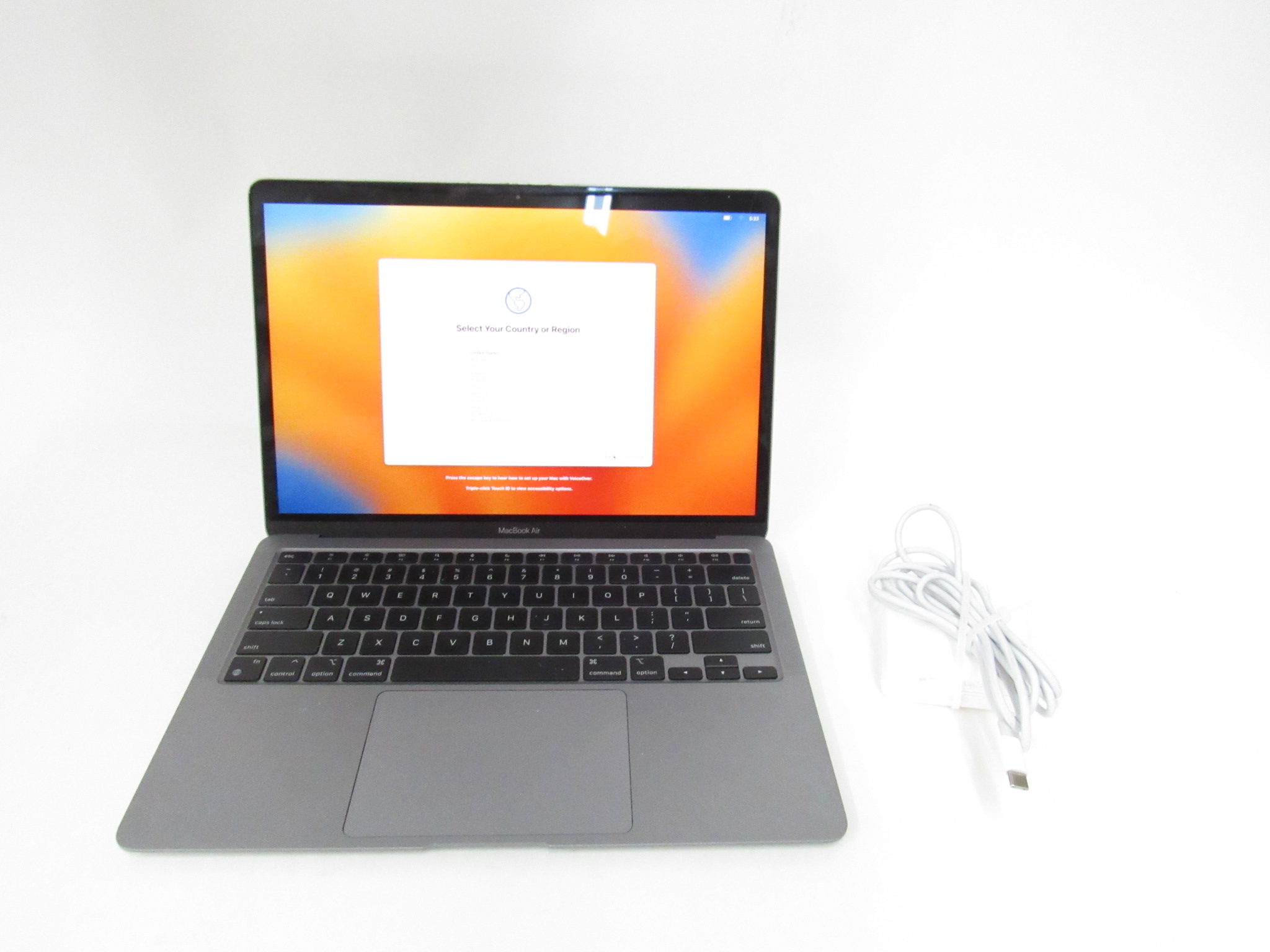 Apple MacBook Air (2020) MGN63LL/A M1 3.2GHz 8GB RAM 256GB SSD 13.3"
