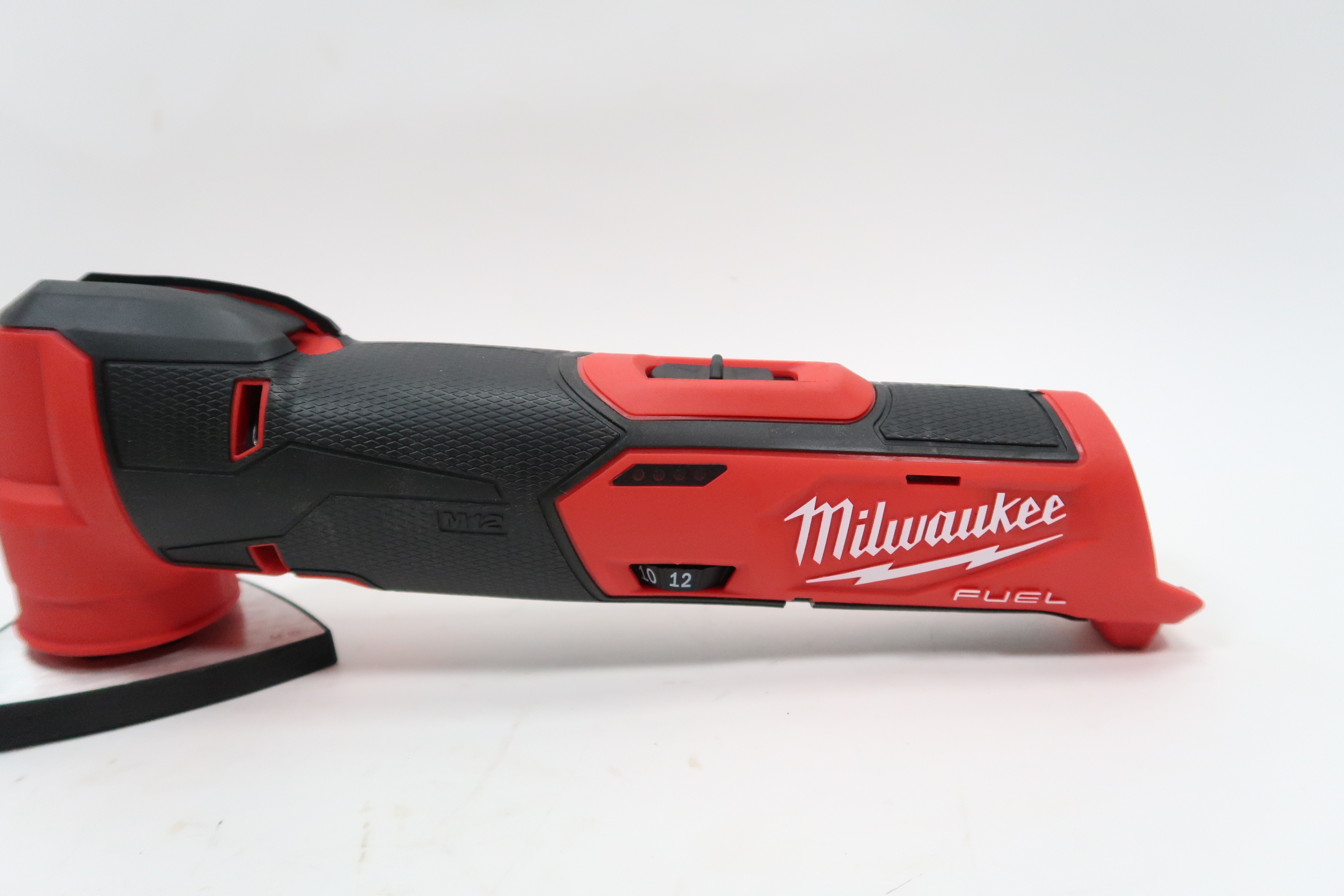 Milwaukee 2526-20 12V Lithium-Ion Cordless Oscillating Multi-Tool