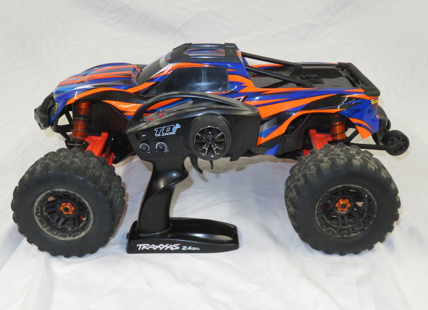 Traxxas Maxx 2WD 1/10 Scale All-Terrain Rugged Remote Controlled ...