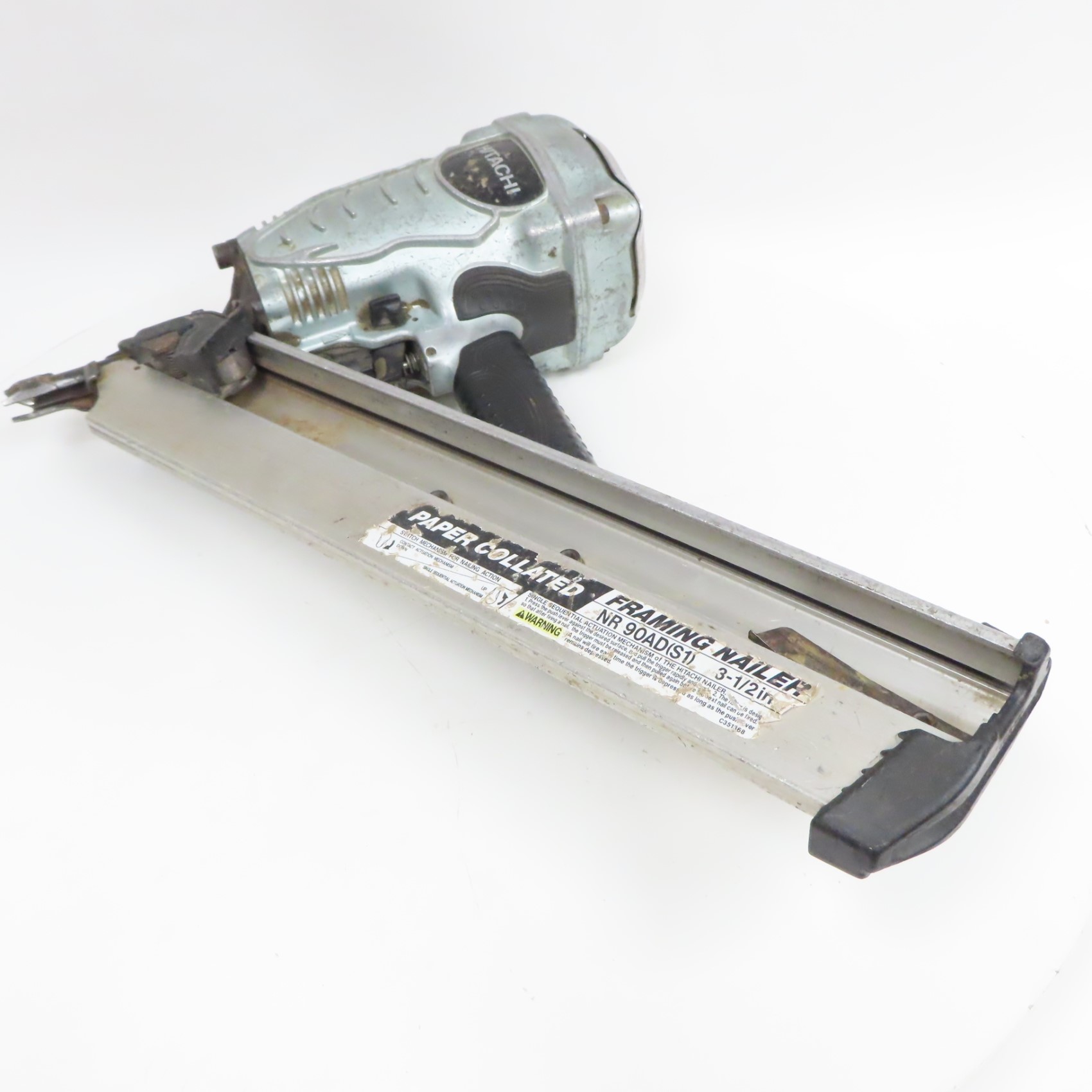 Hitachi NR 90AD(S1) 3-1/2" Pneumatic Paper Collated Framing Nailer