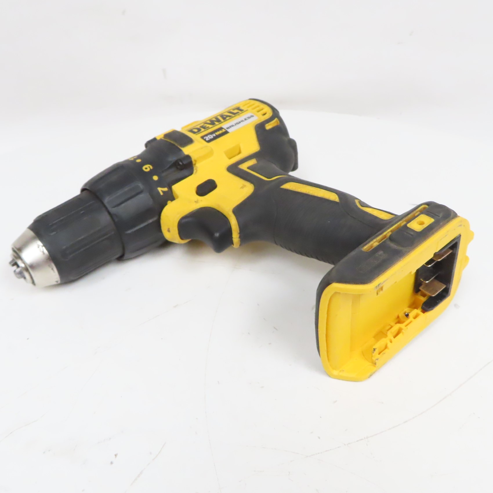 DeWalt DCD777 MAX 20V 1/2" Drive Cordless Drill Driver Kit