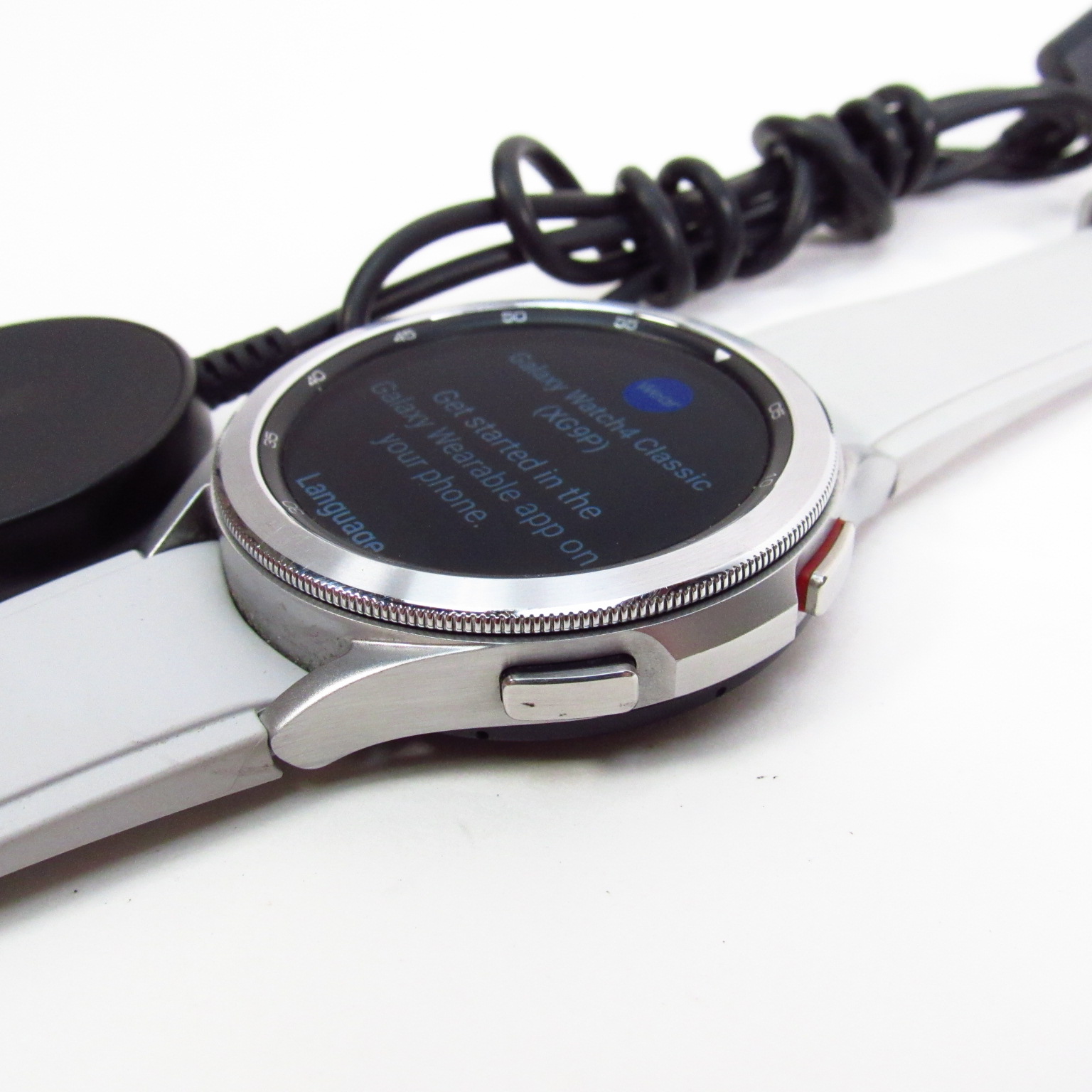 Samsung Watch 4 Classic SM-R895U 46mm GPS LTE Smartwatch - White/Silver