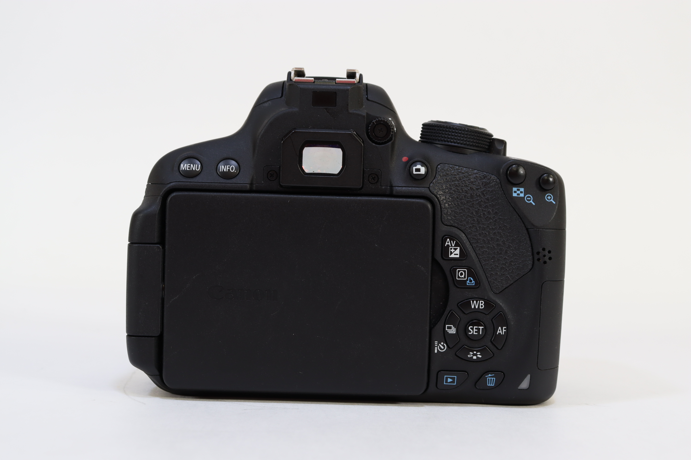 Canon EOS Rebel T5i DS126431 18MP 1080p 3.0" Flip Digital SLR Camera