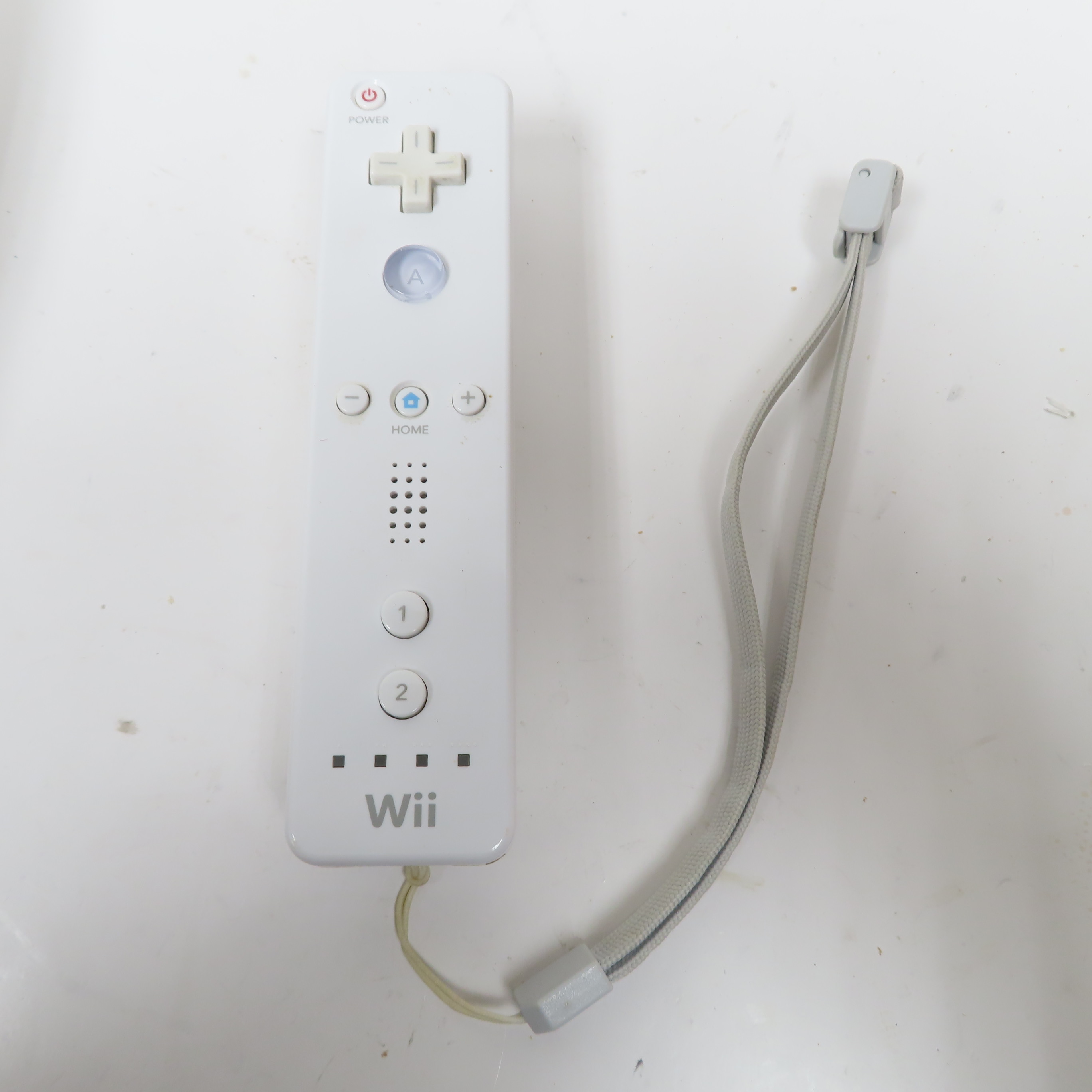 Nintendo Wii RVL-001 Home Video Game Console - White