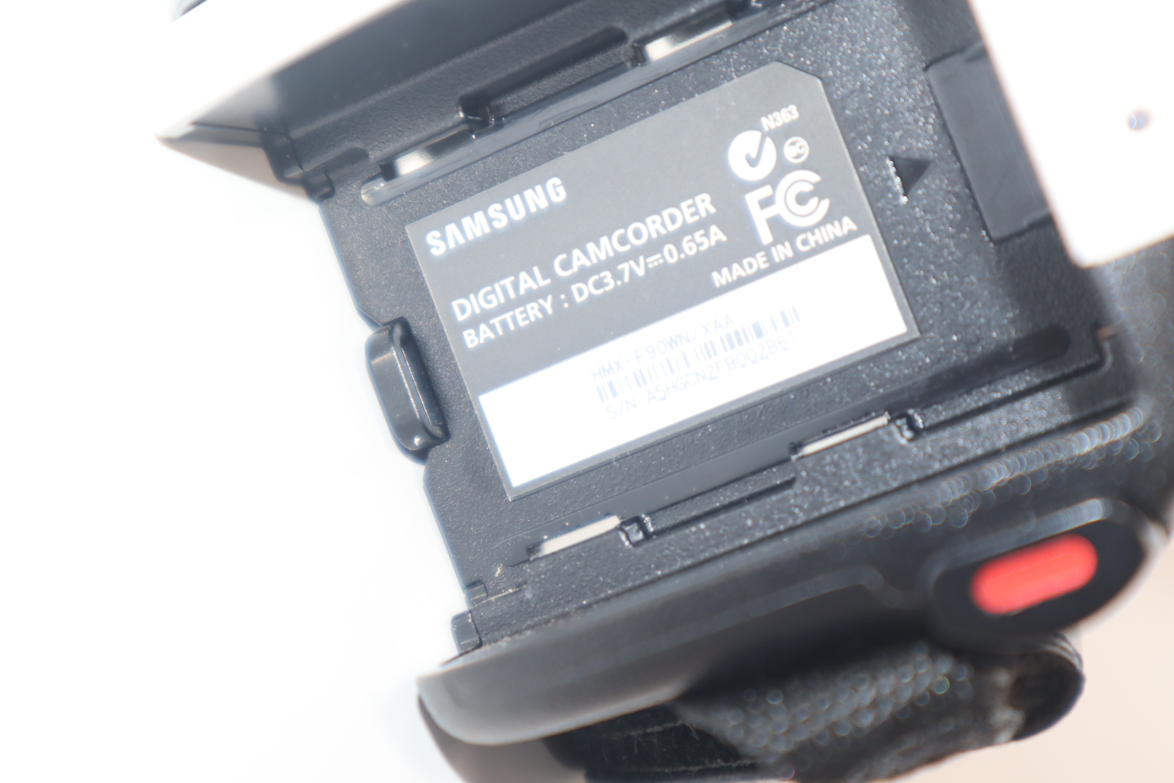 Samsung HMX-F90 White/Black Lightweight 52X Optical Zoom Digital ...