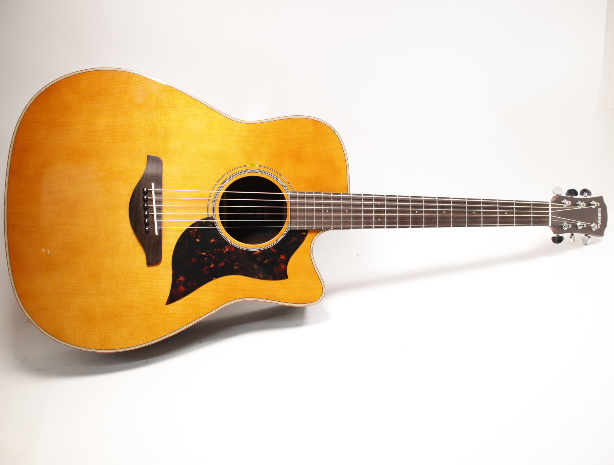 Yamaha A1R Right-Handed Acoustic/Electric Guitar Vintage Natural Finish