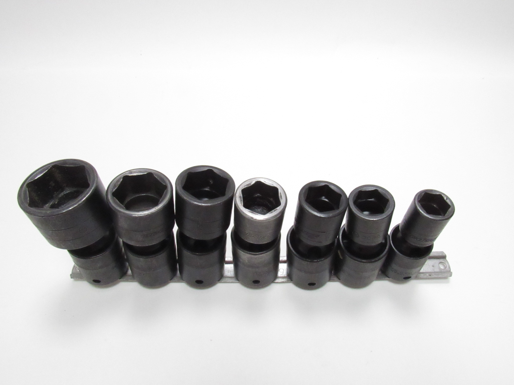 Snap-On Tools USA 7-Piece 3/8" Drive SAE 6pt Low Profile Socket Set 207FHRM