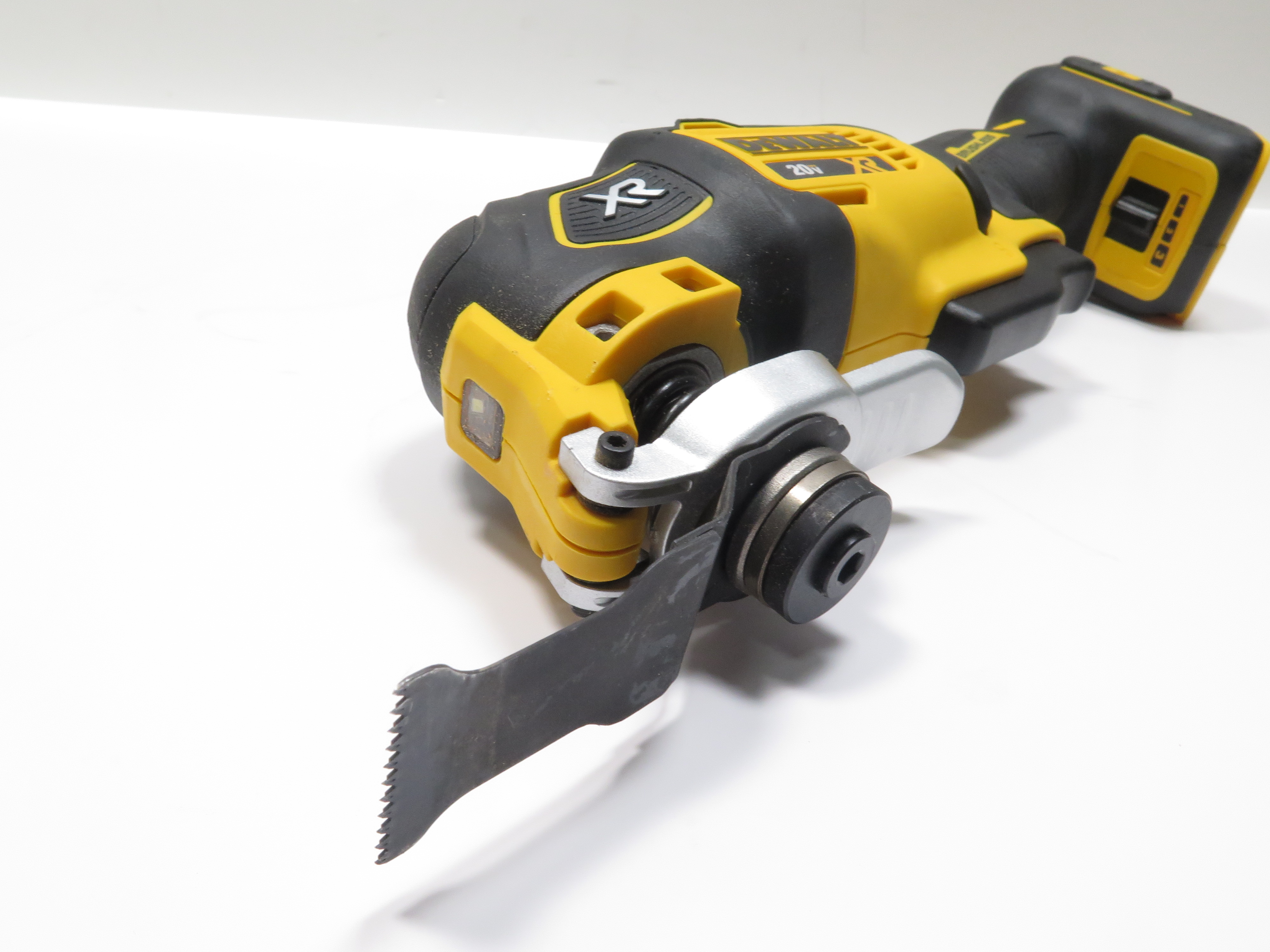 DeWalt DCS356 20V MAX XR Cordless Brushless 3-Speed Oscillating Multi ...