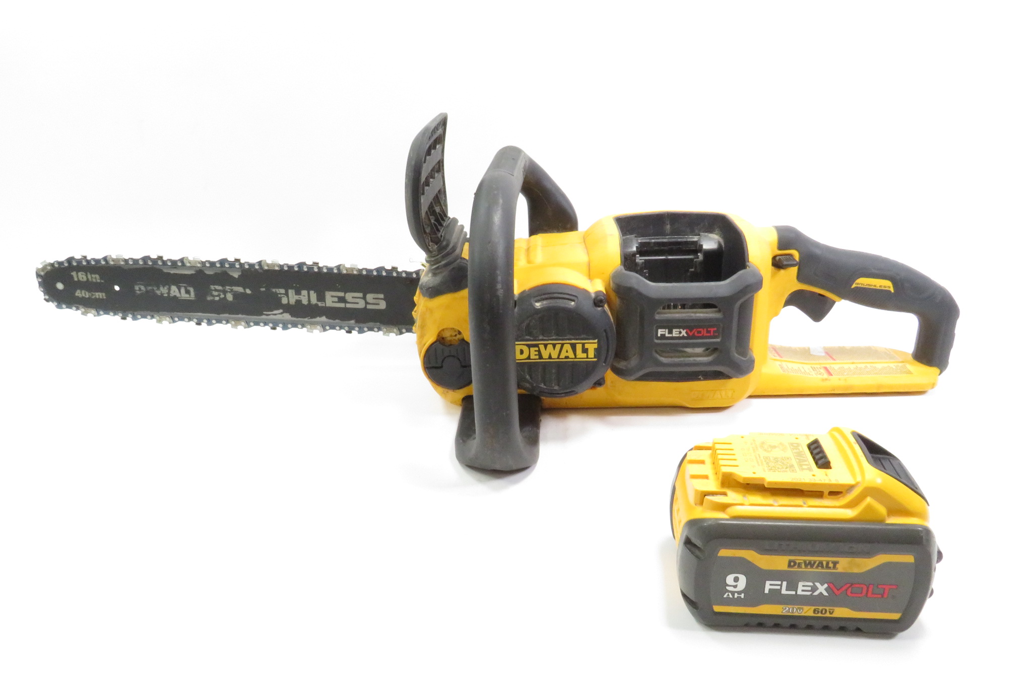 DeWalt DCCS670 60-Volt MAX 16" Brushless Cordless Chainsaw