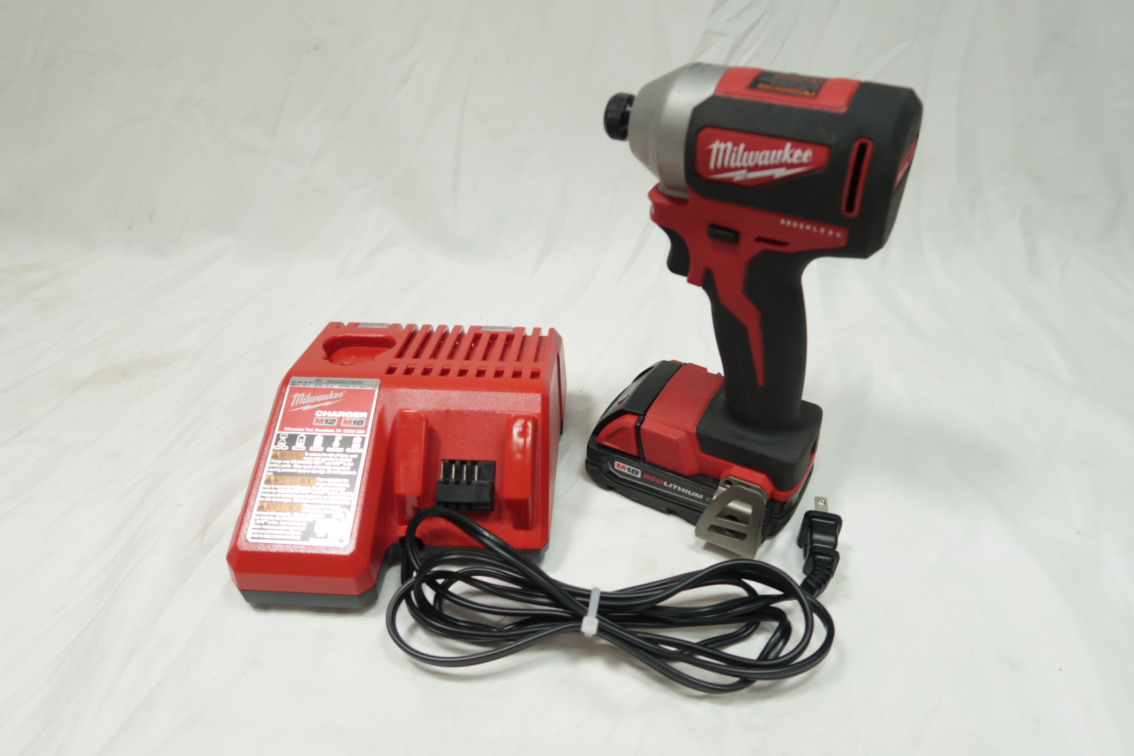 Milwaukee 2850-20 M18 18V Brushless Cordless 1/4" Impact Driver ...