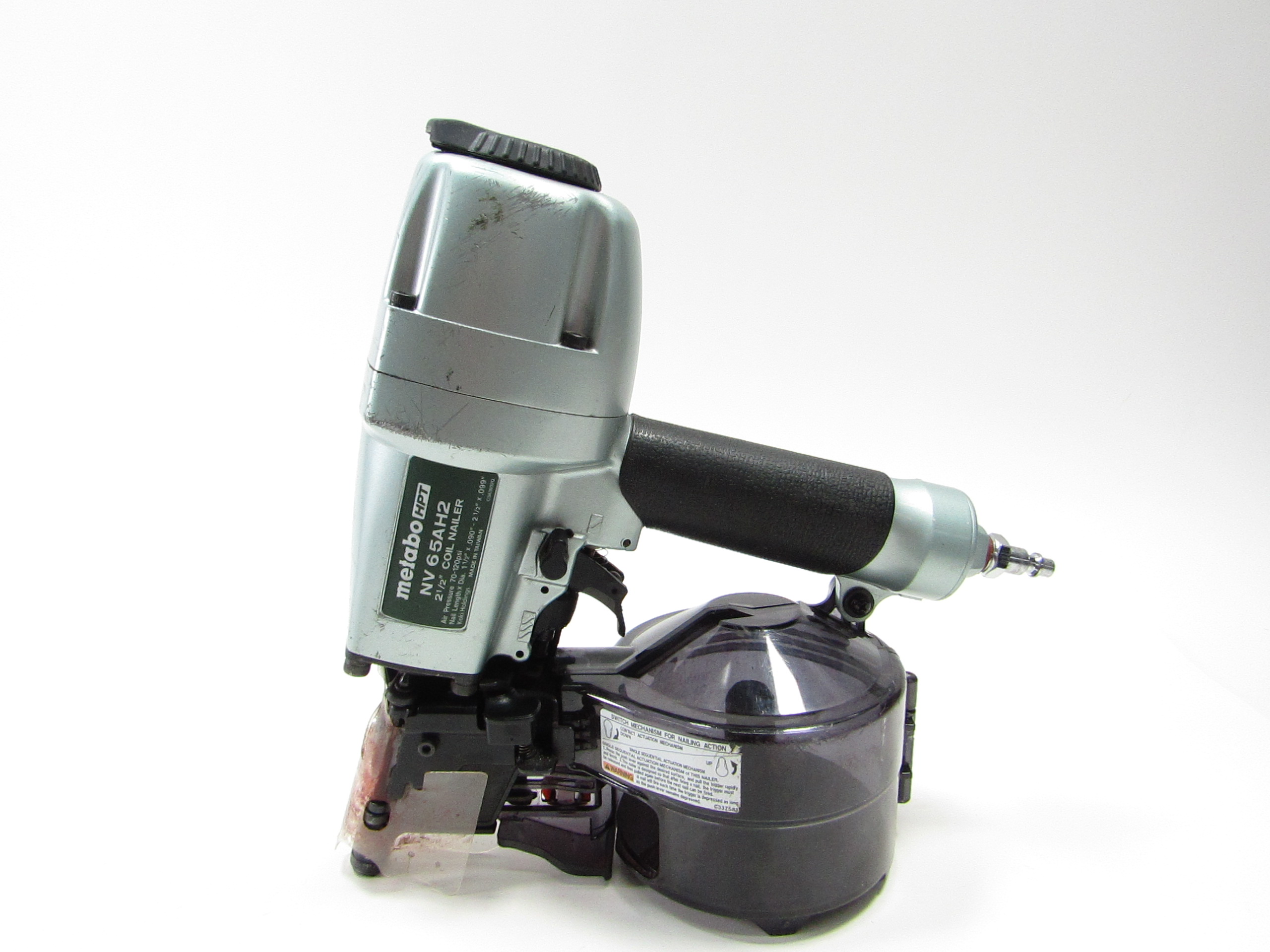 Metabo HPT NV65AH2 2-1/2" 15-Degree Pneumatic Siding Nailer