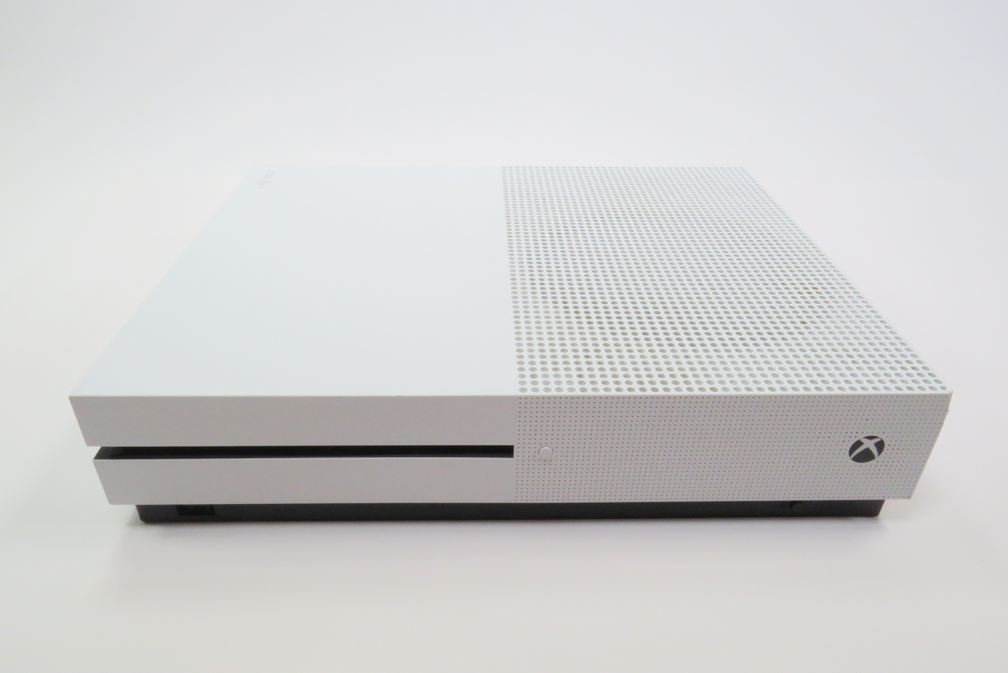 Microsoft Xbox One S 1681 1TB Video Game Console 8660