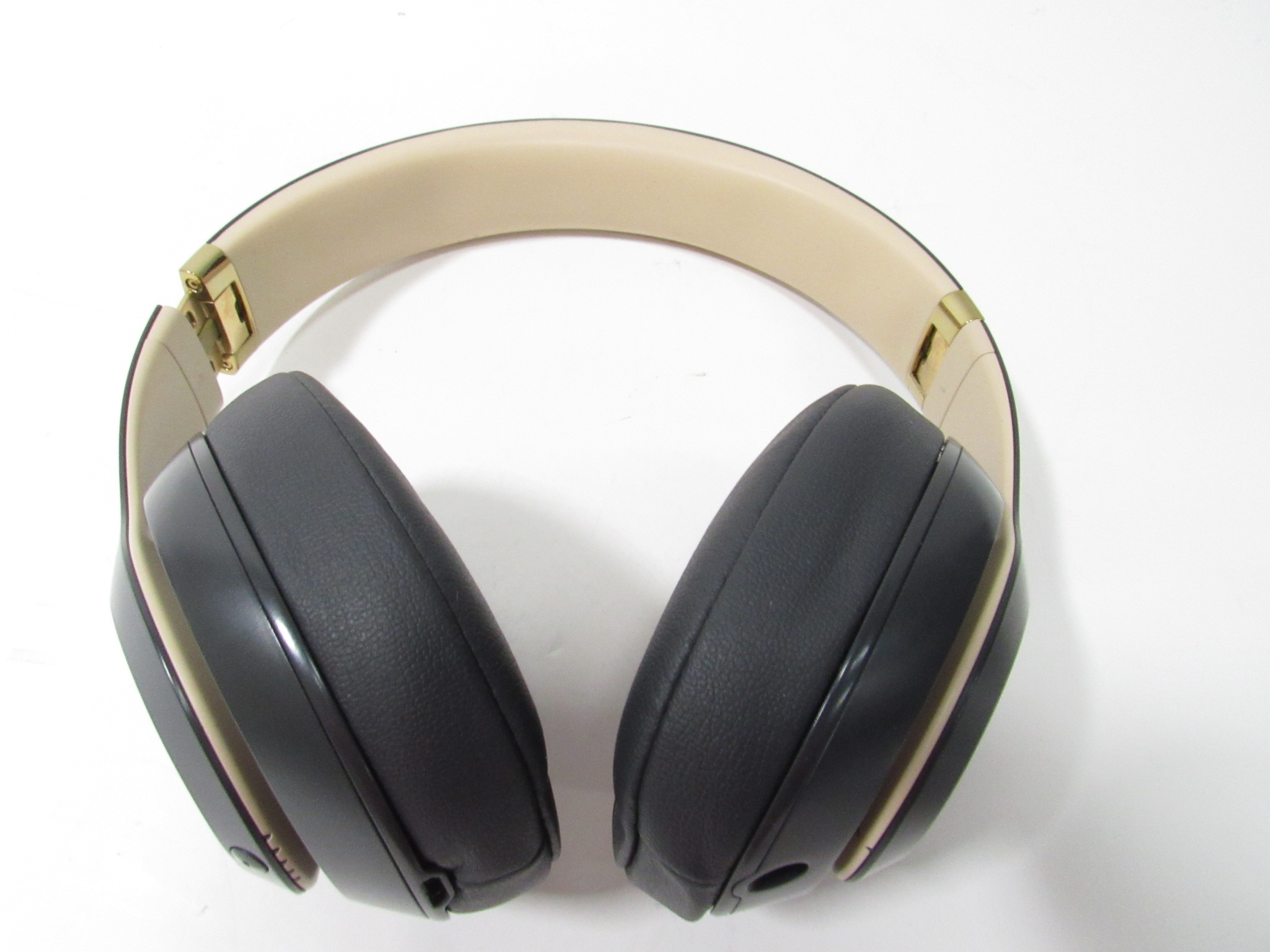 Beats Studio3 Wireless Noise Cancelling Over the Ear Headphones Shadow Gray