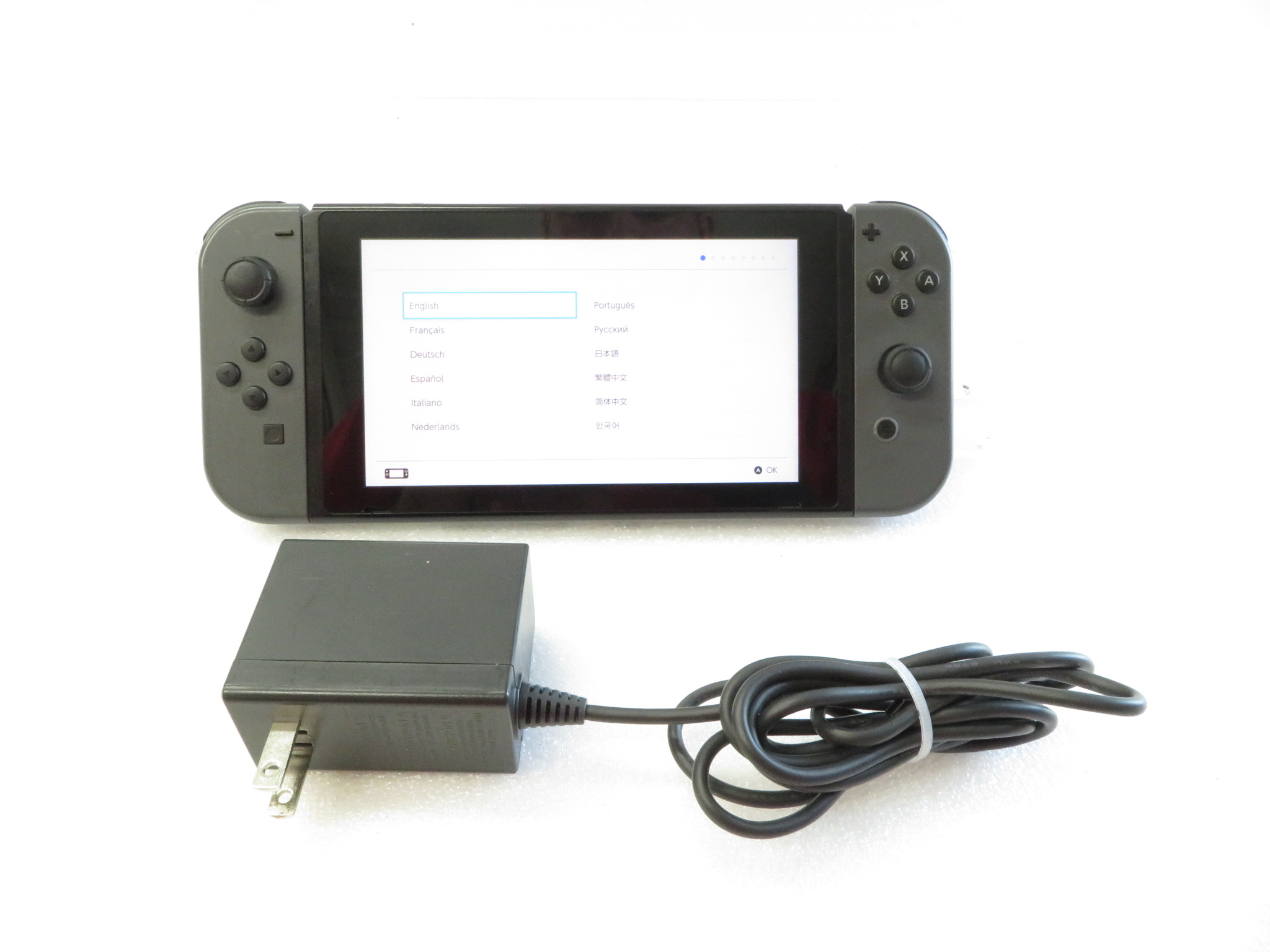 Nintendo Switch HAC-001 32GB Portable Video Game System 9606