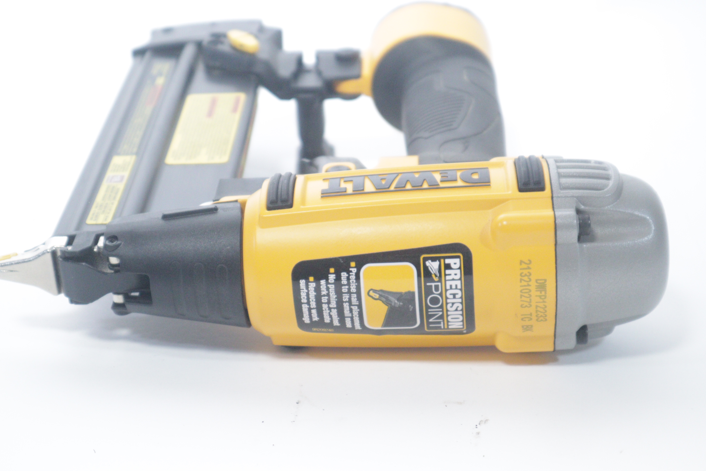 DeWalt DWFP12233 18-Gauge Pneumatic Brad Nailer 7378 & Hard Case